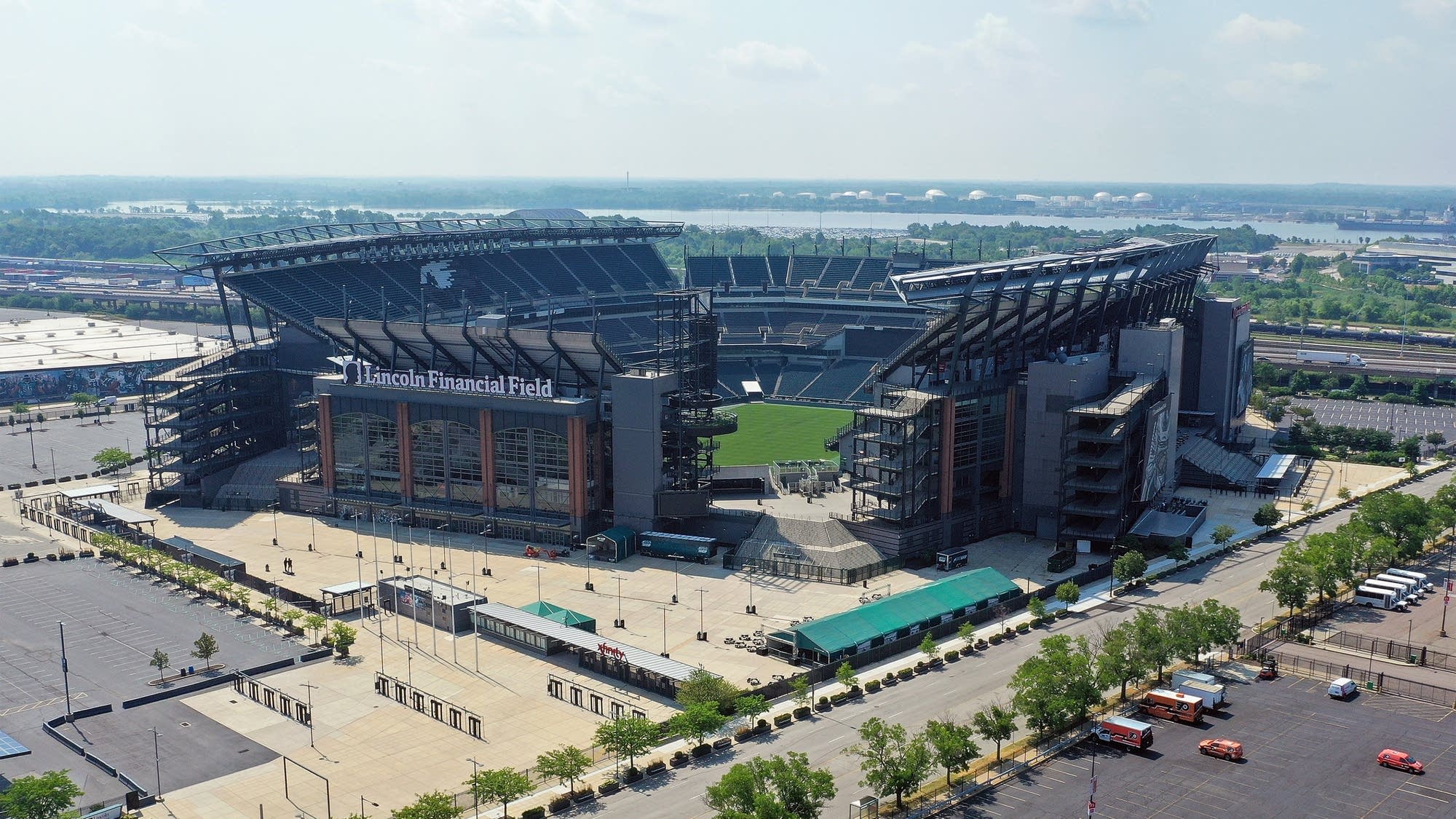 The economics of empty NFL stadiums as the season begins - Marketplace