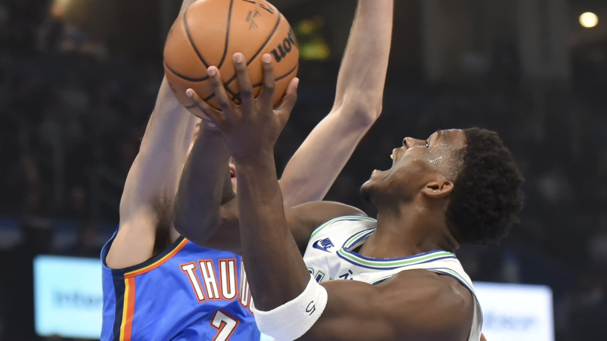 Edwards scores 27 as Timberwolves top Thunder 107-101 in a matchup of ...