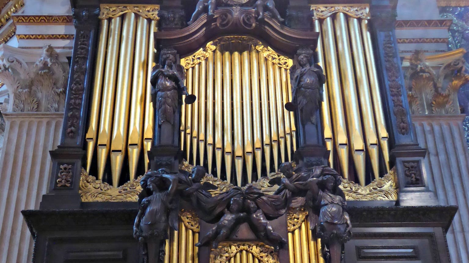The Elusive English Organ | Pipedreams