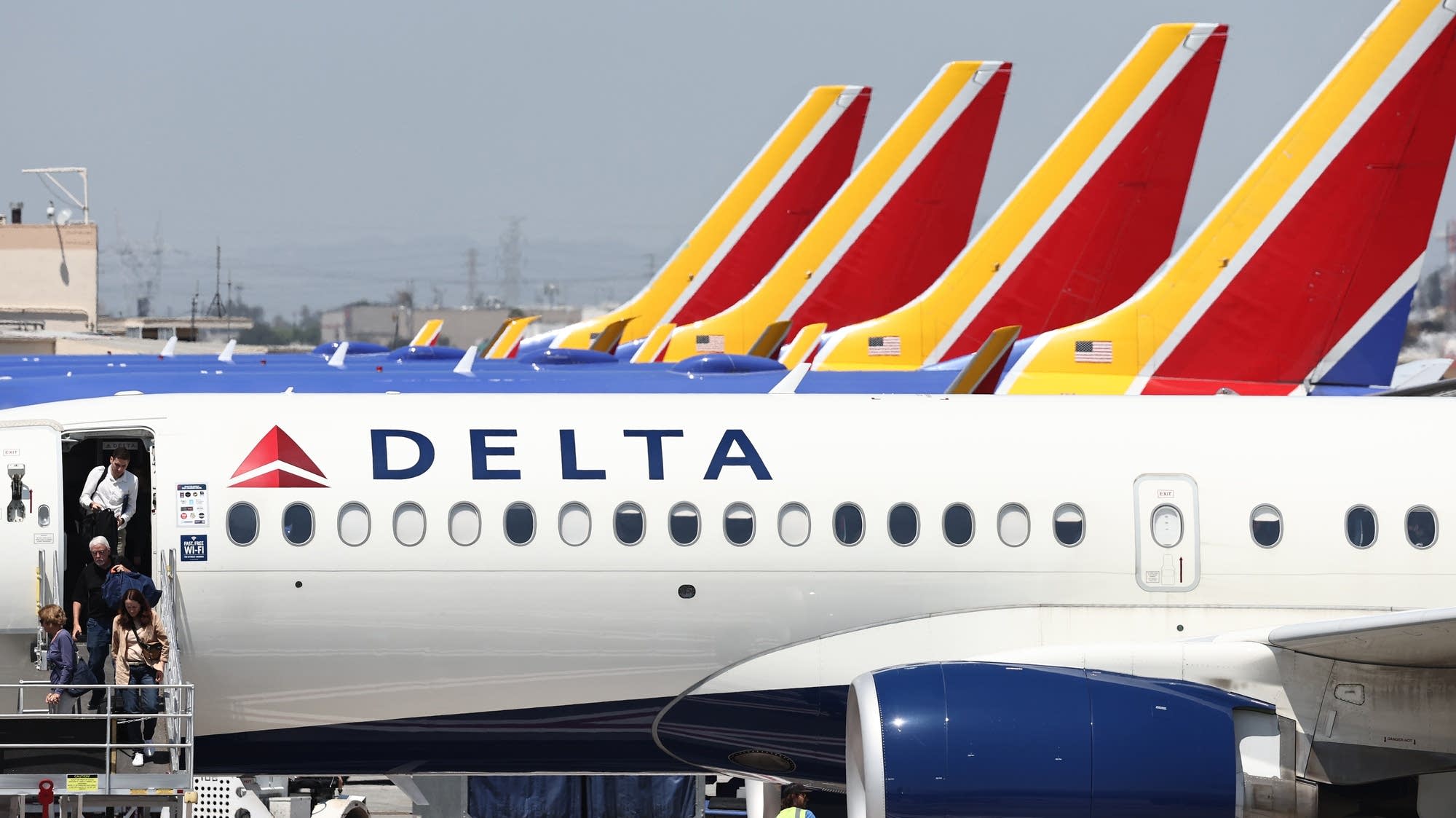 Delta tries to crack the "last mile" in parcel delivery