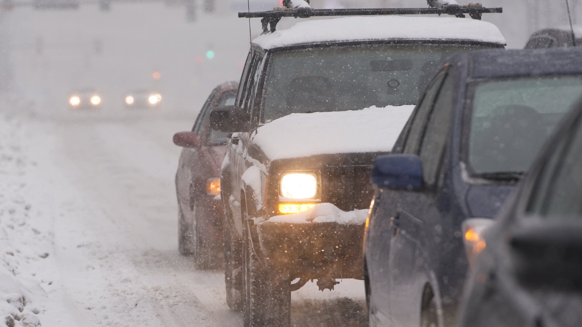 Blizzard conditions possible as snowstorm batters Minnesota | MPR News