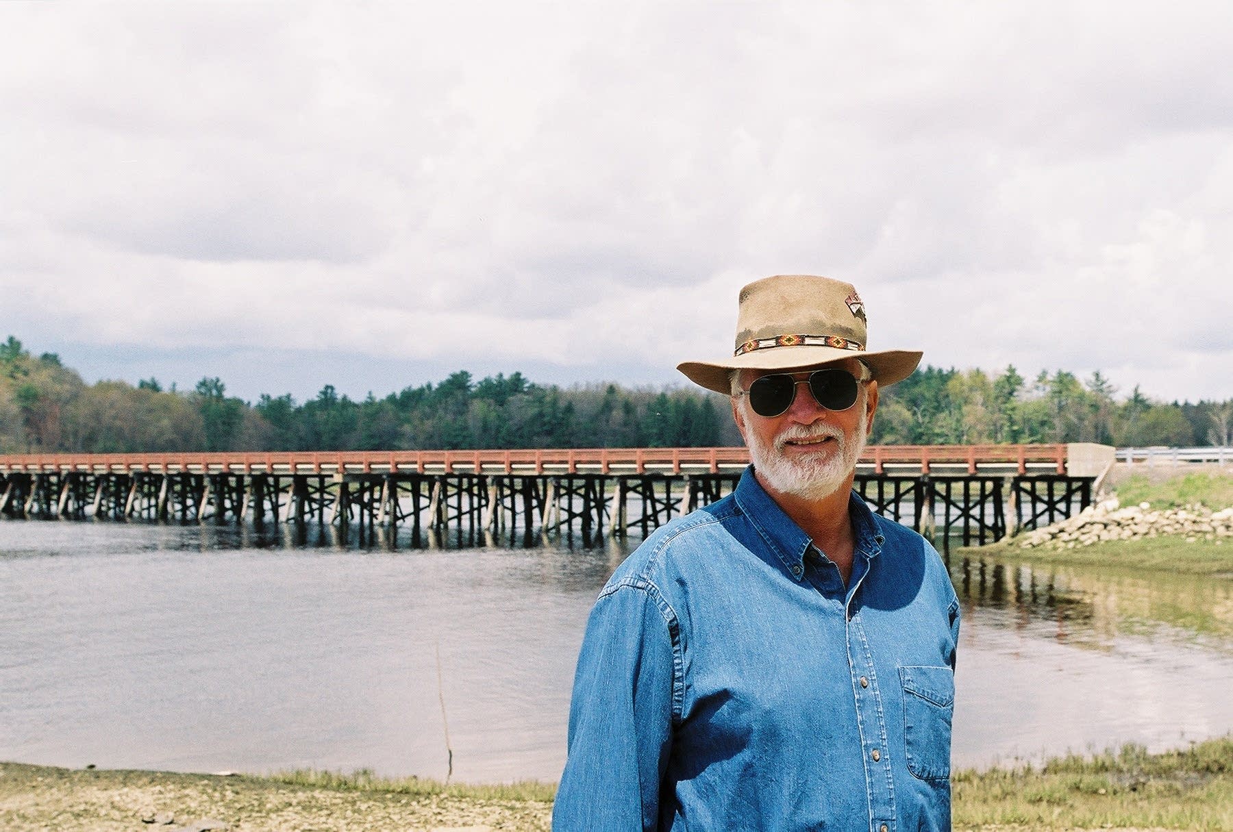 Folk singer Bill Staines has died at age 74