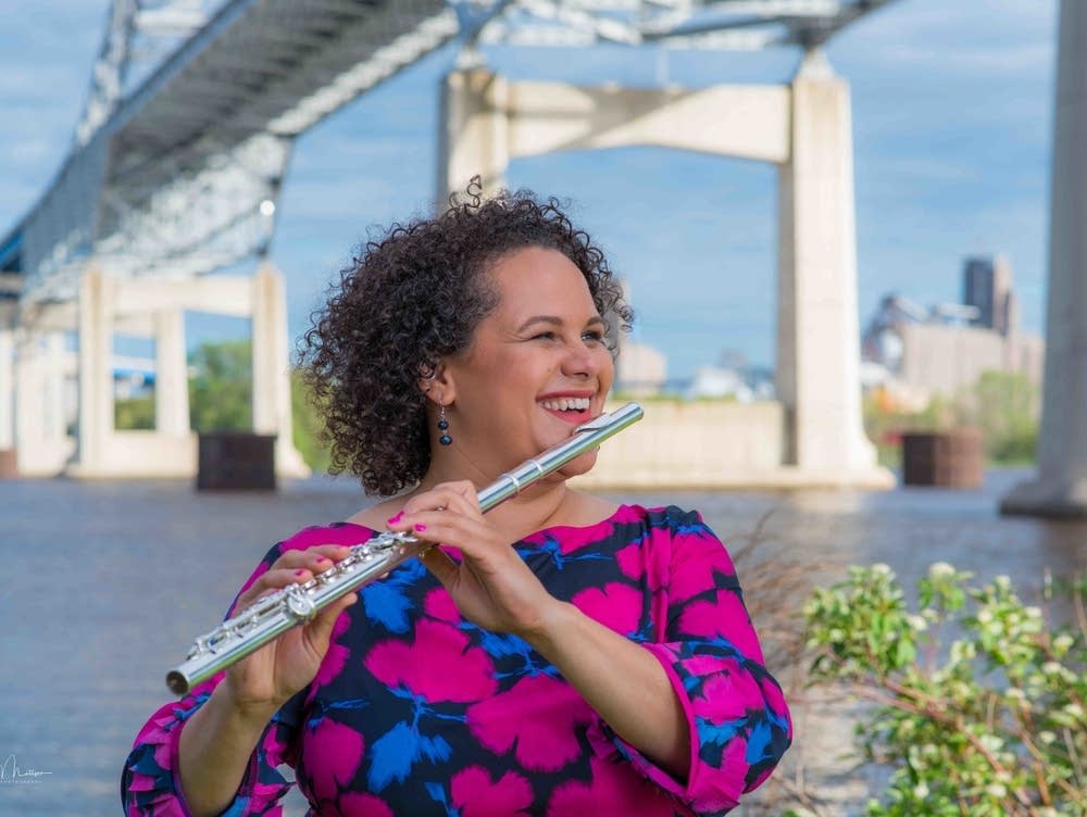 Grammy-winning flutist Rhonda Larson comes to Minneapolis for Flute Fest