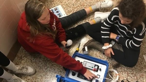 Middle school introduces students to climate and energy science with ...