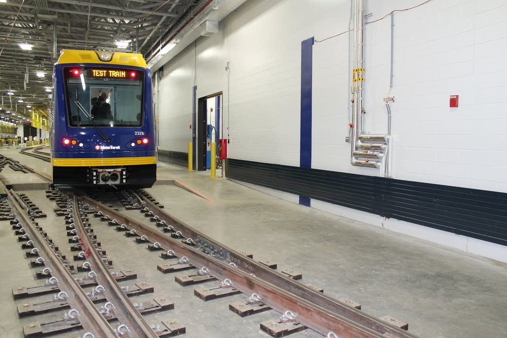 Metro Transit touts Green Line's energy efficiency on Earth Day ...