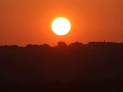 Hot, dry conditions show no sign of letting up in Minnesota | MPR News