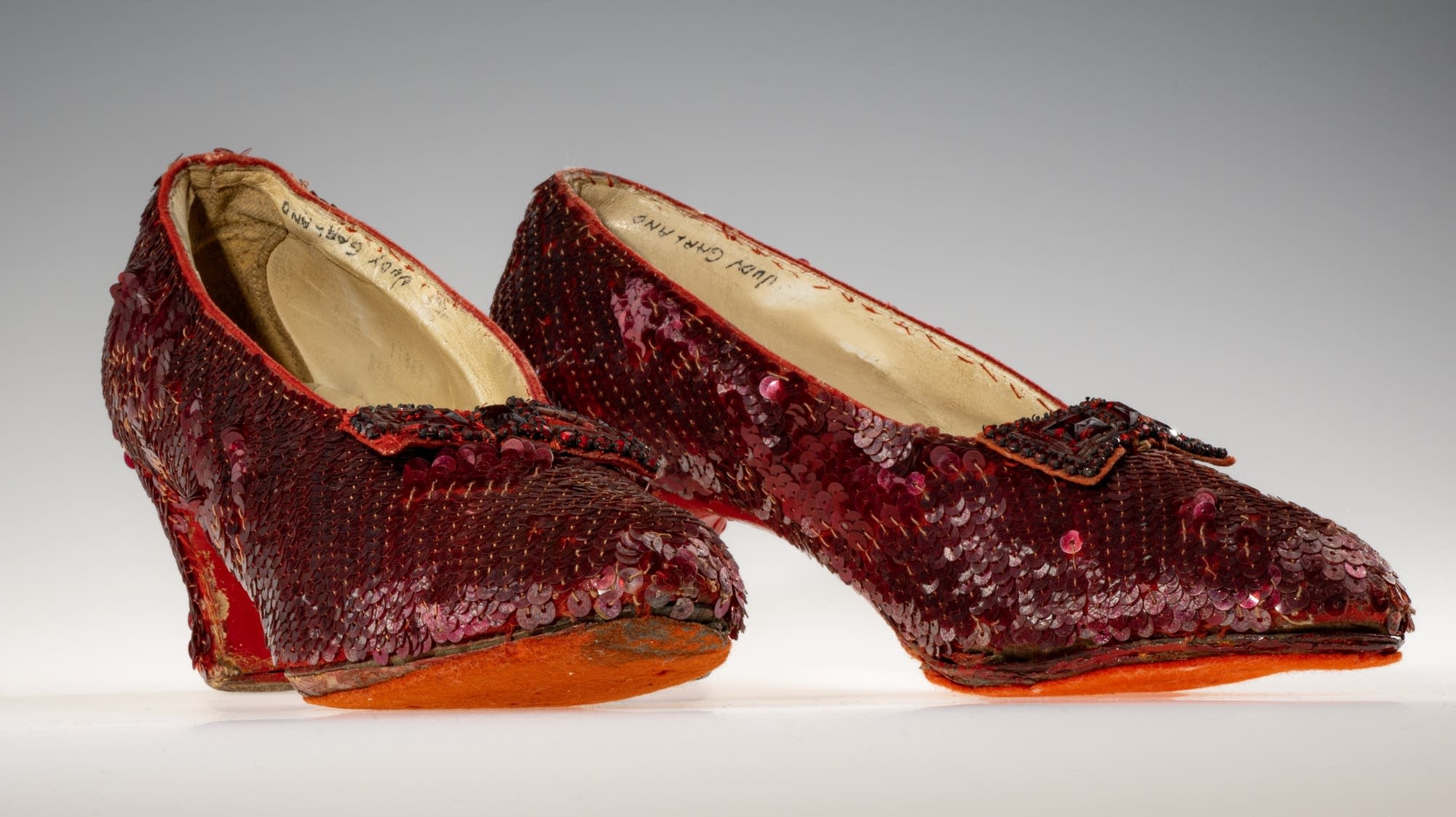 There’s no place like home: Ruby slippers from ‘Wizard of Oz’ could ...