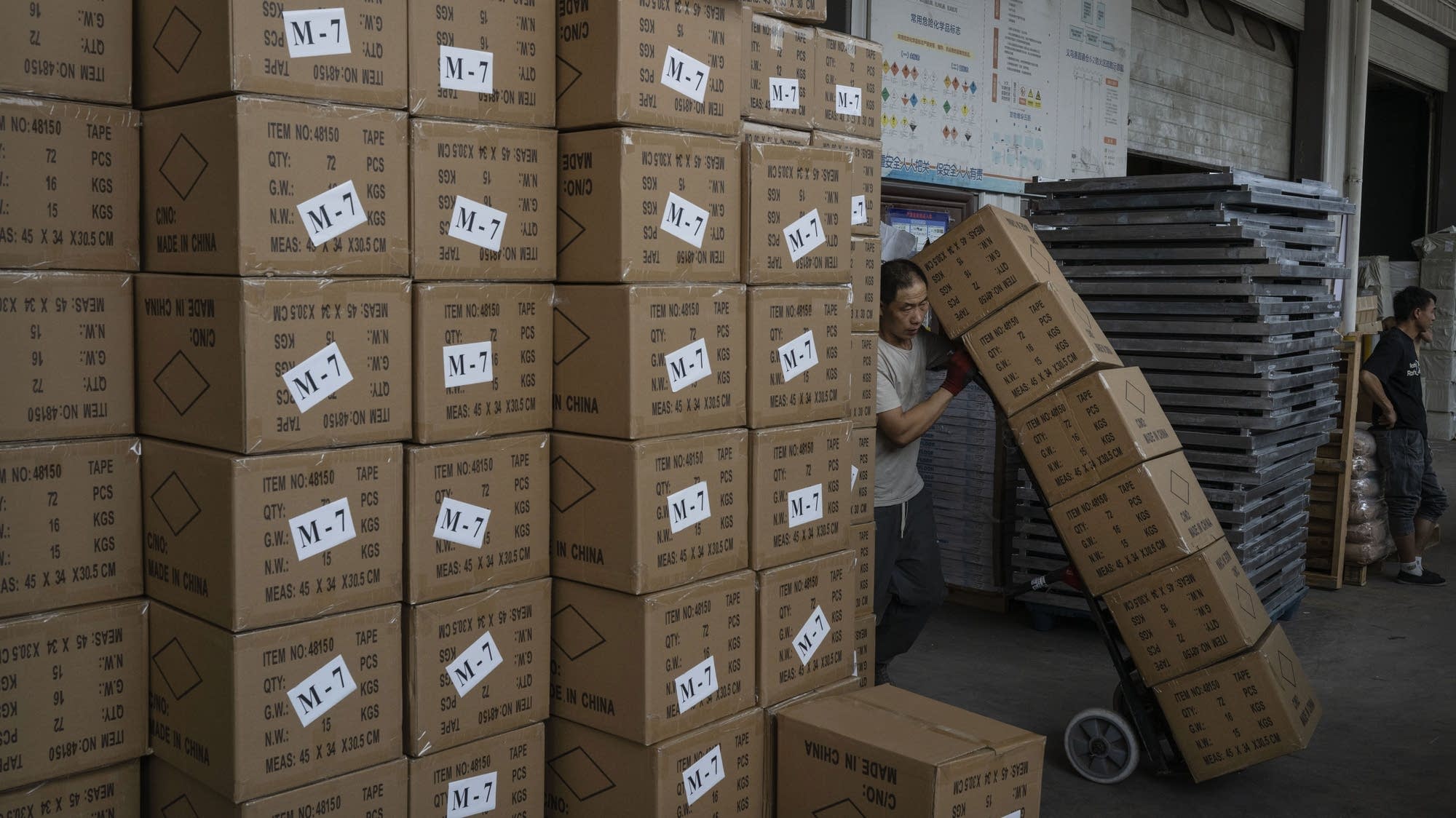 Small retailers struggle with tariff-disrupted supply chains