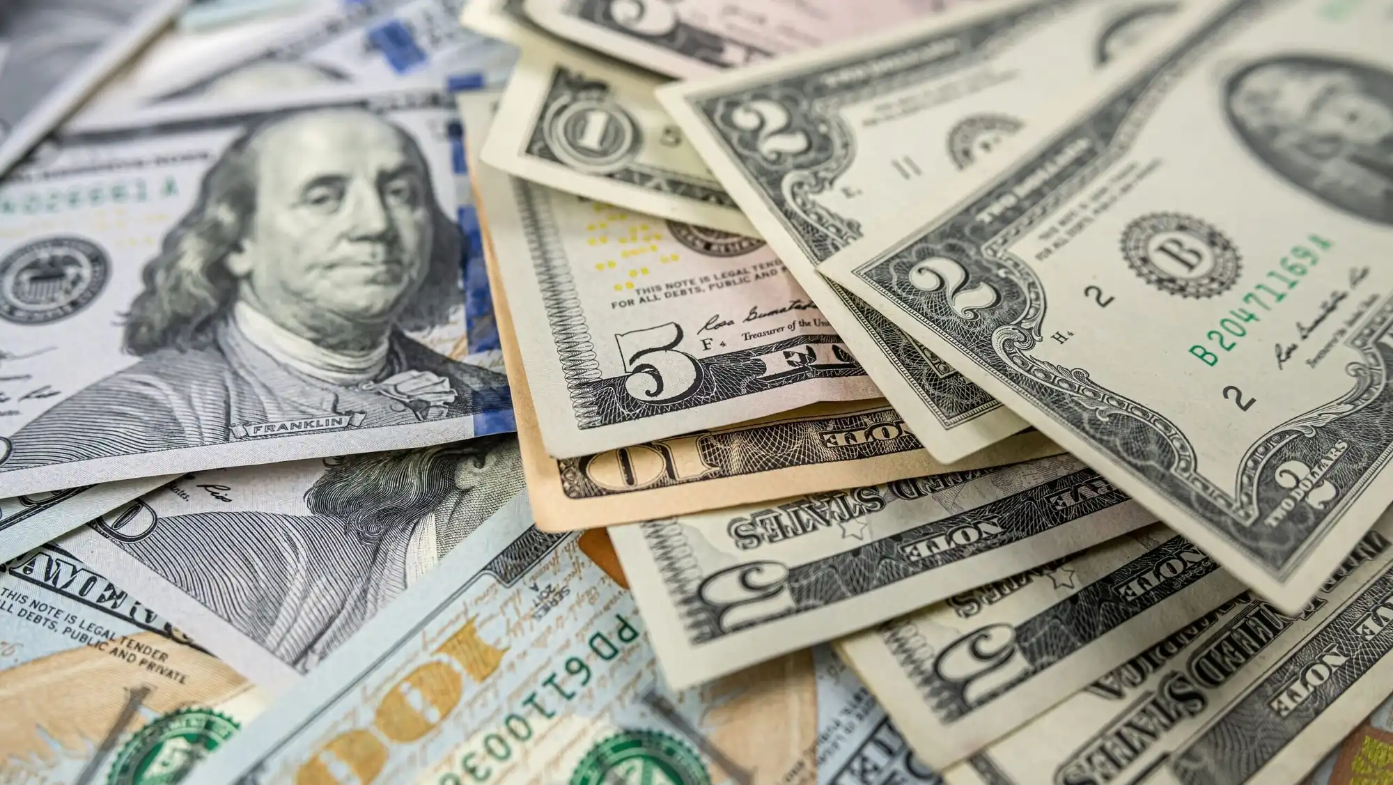 How tariffs on imports affect the value of the U.S. dollar