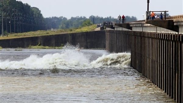 La. floodgate opens, diverting Mississippi River | MPR News