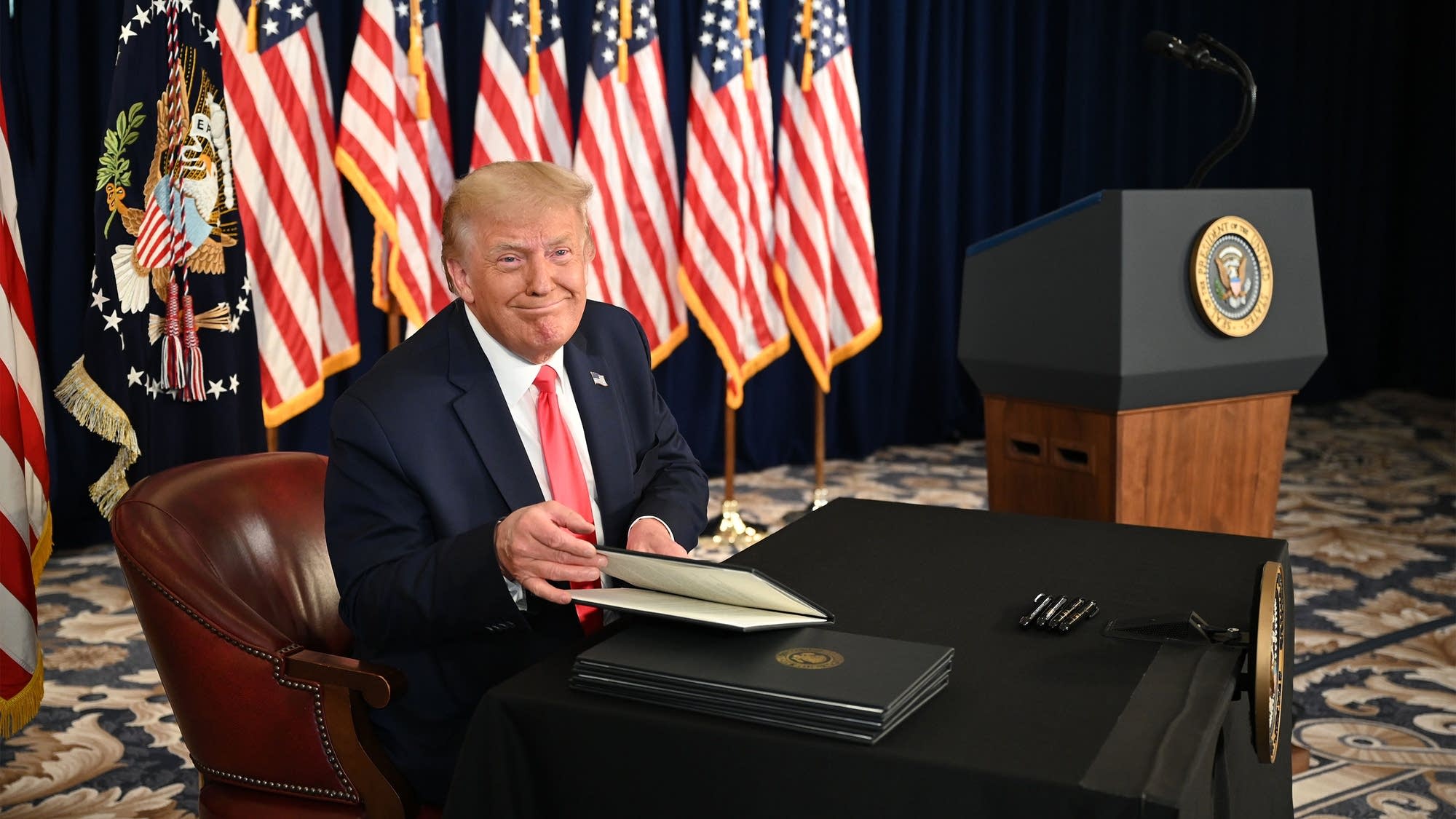 Trump's COVID-19 unemployment benefit available in 2 states - Marketplace