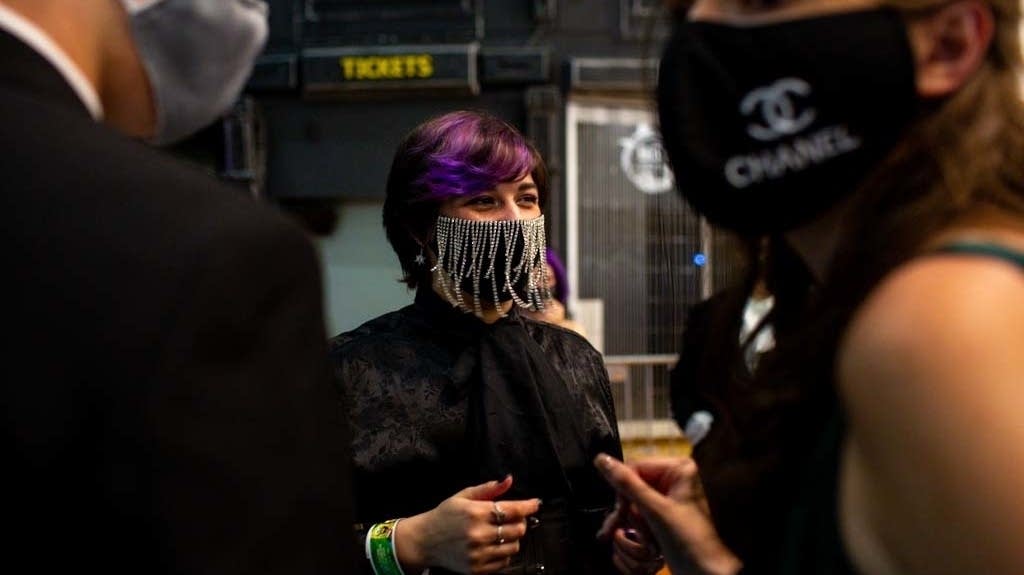 Here's where masks and vaccines are required in Minnesota | MPR News