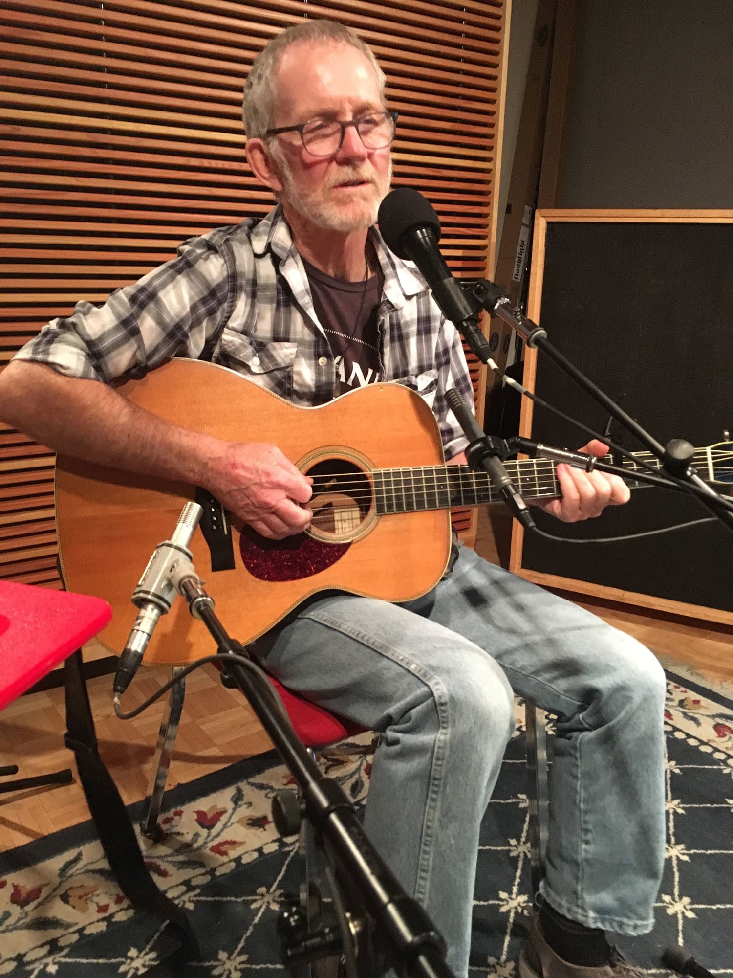 Singer-songwriter Johnsmith performs at Radio Heartland | The Current