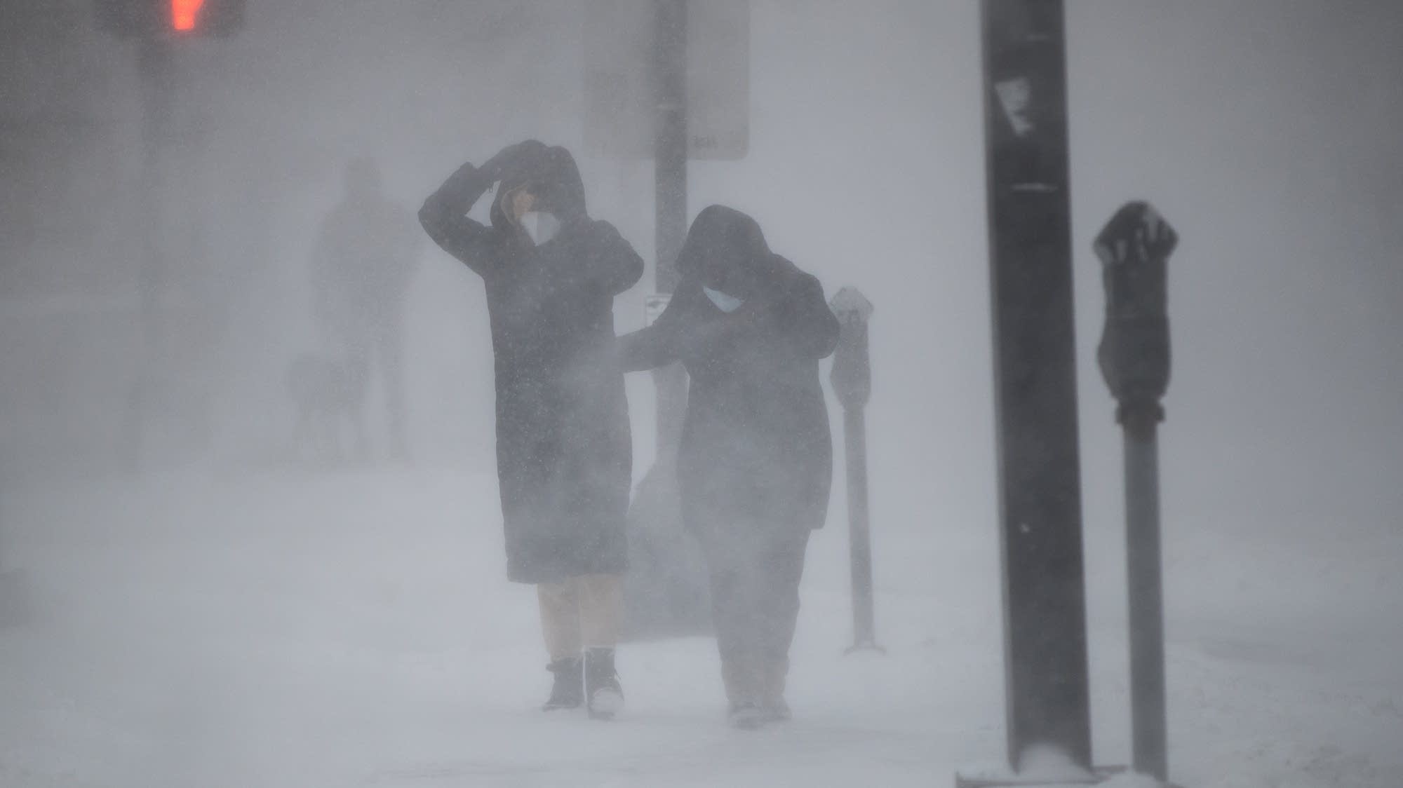 Winter storm lashes East Coast with heavy snow, high winds | MPR News
