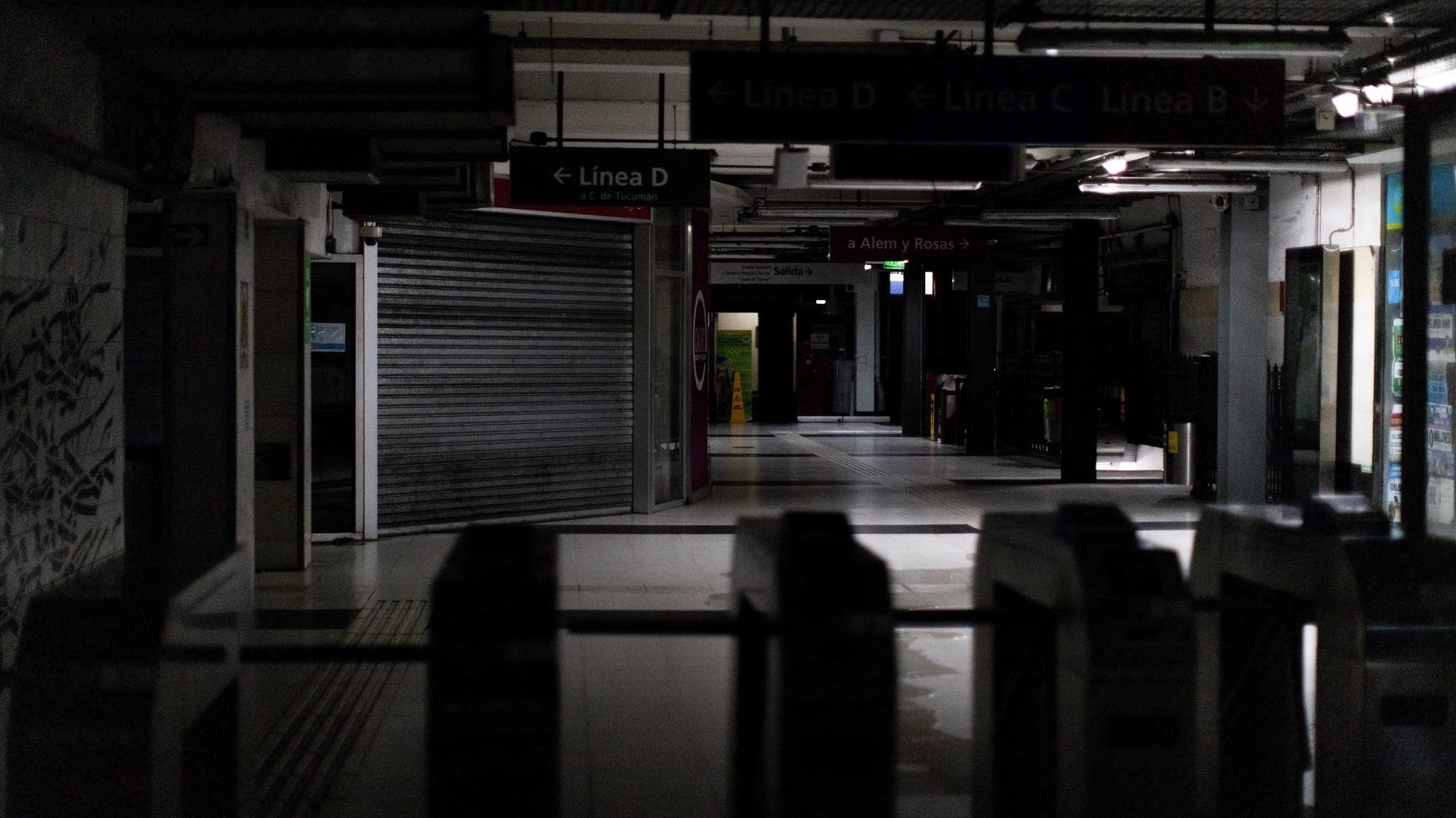 Massive blackout hits tens of millions in South America | MPR News