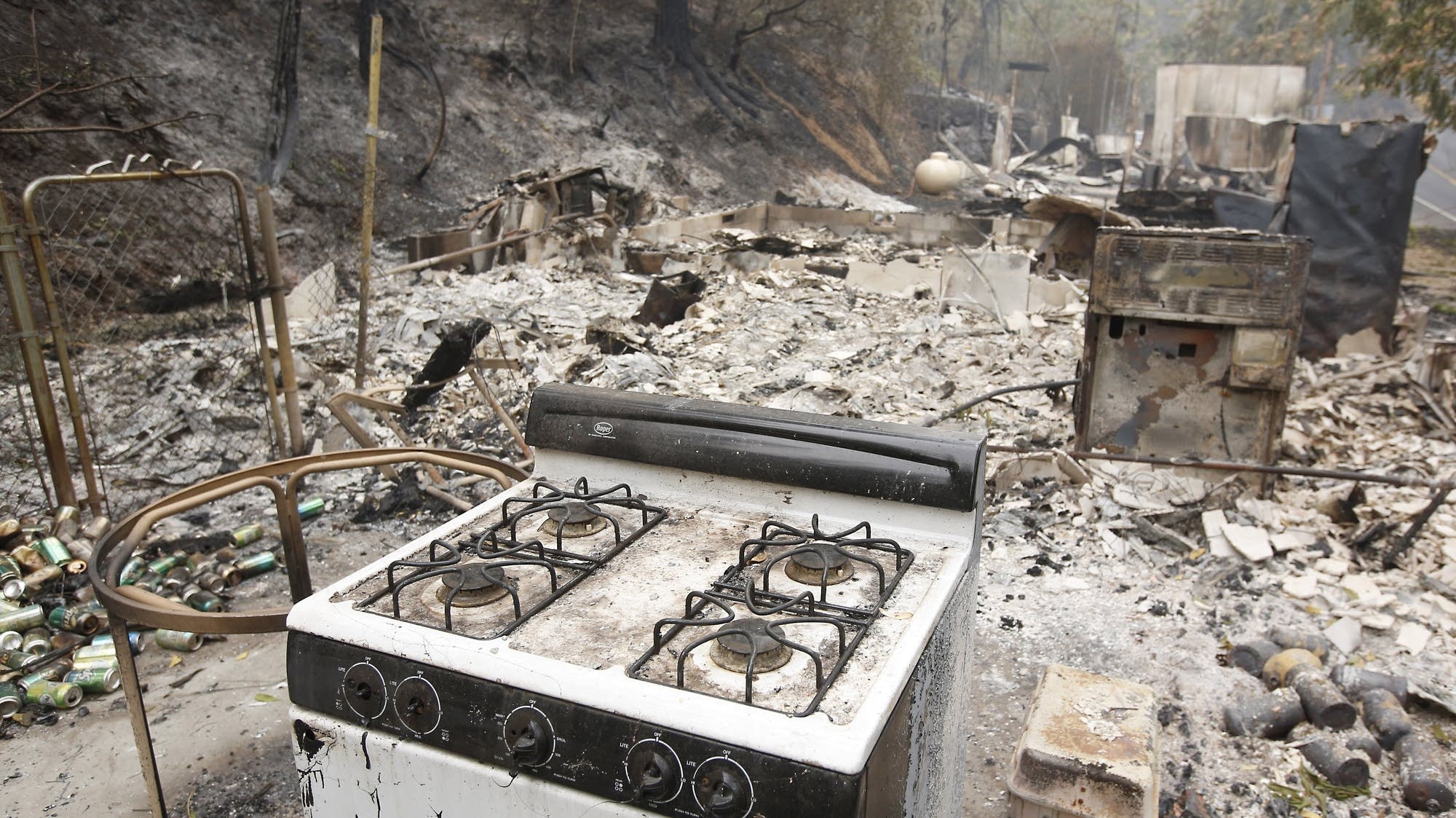 Here’s what it’s like driving through a wildfire | MPR News