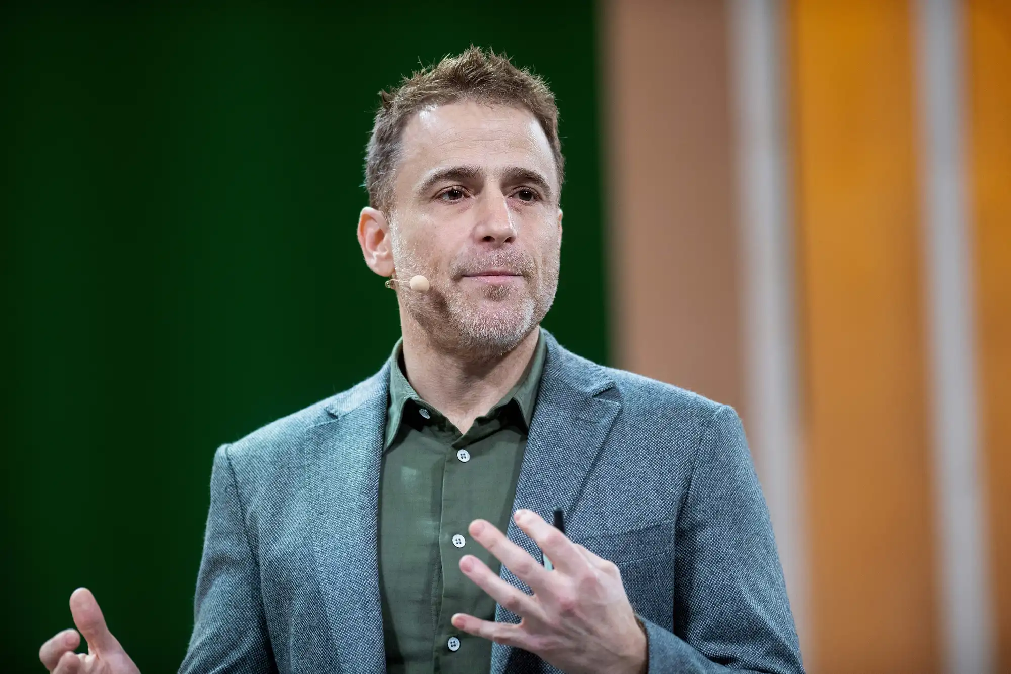 How the CEO of Slack uses Slack - Corner Office from Marketplace