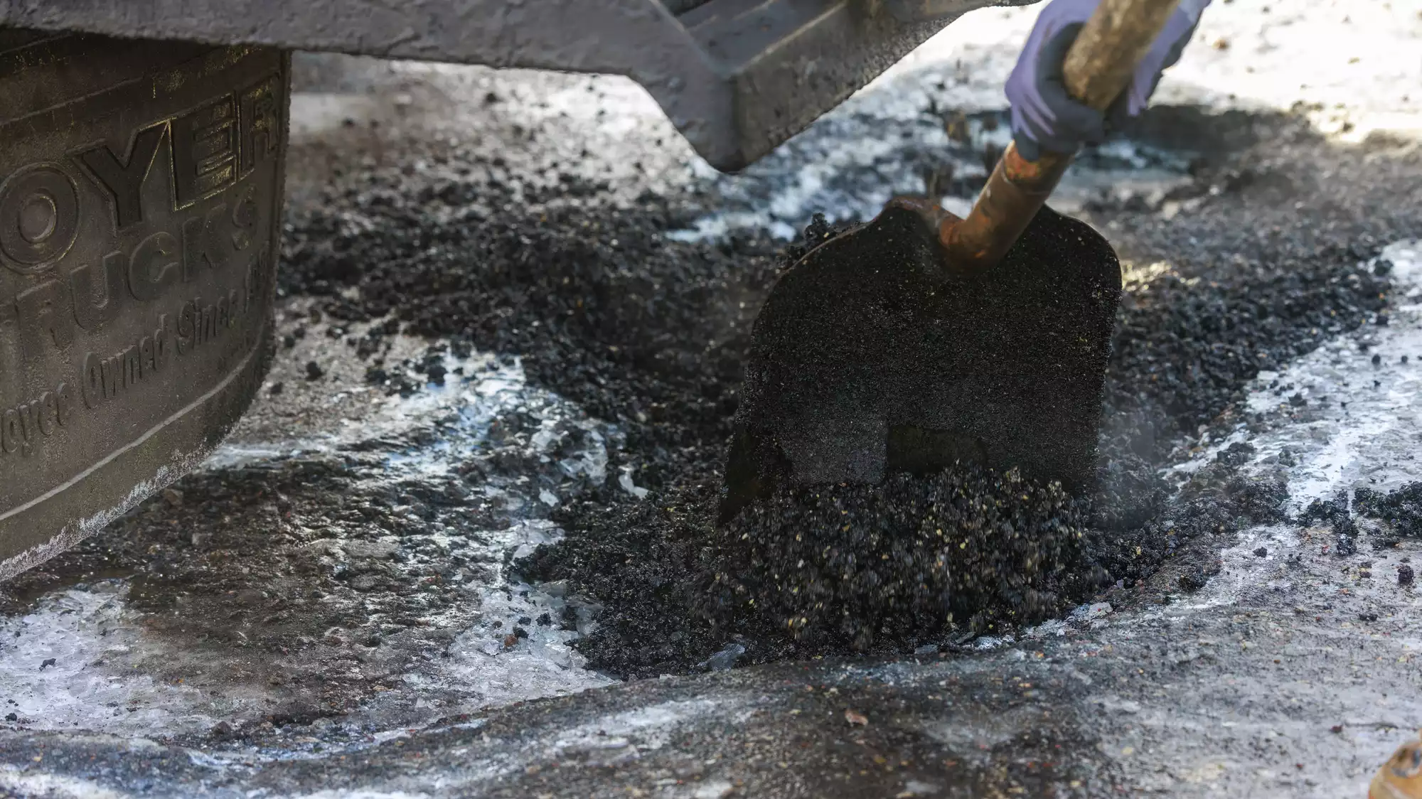 City crews start using more-durable 'hot mix' to patch Twin Cities ...