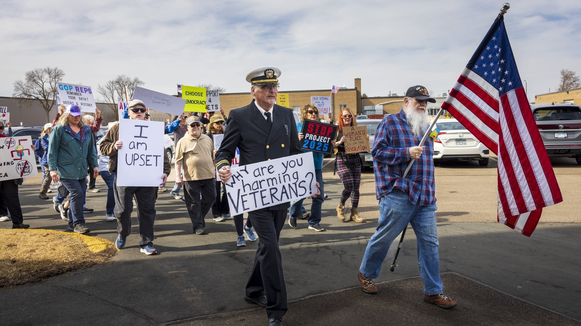 Veterans rally in front of Minnesota Republican Party office in Edina ...