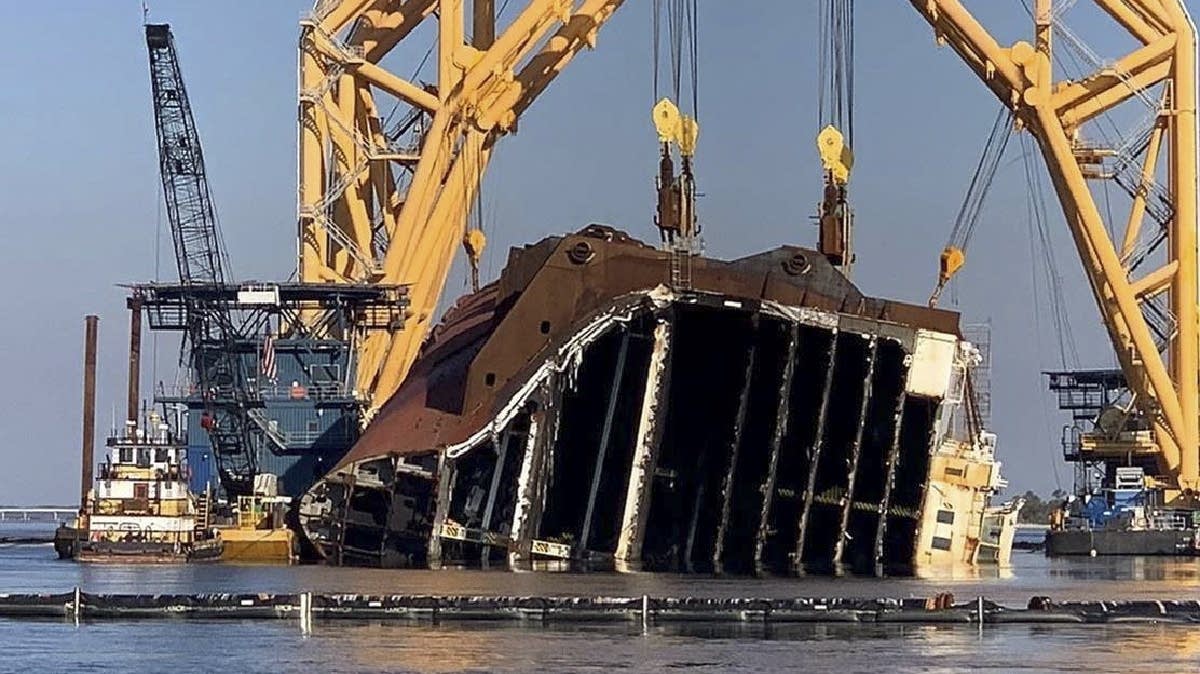 'Nothing but problems': Shipwreck removal enters fifth month | MPR News