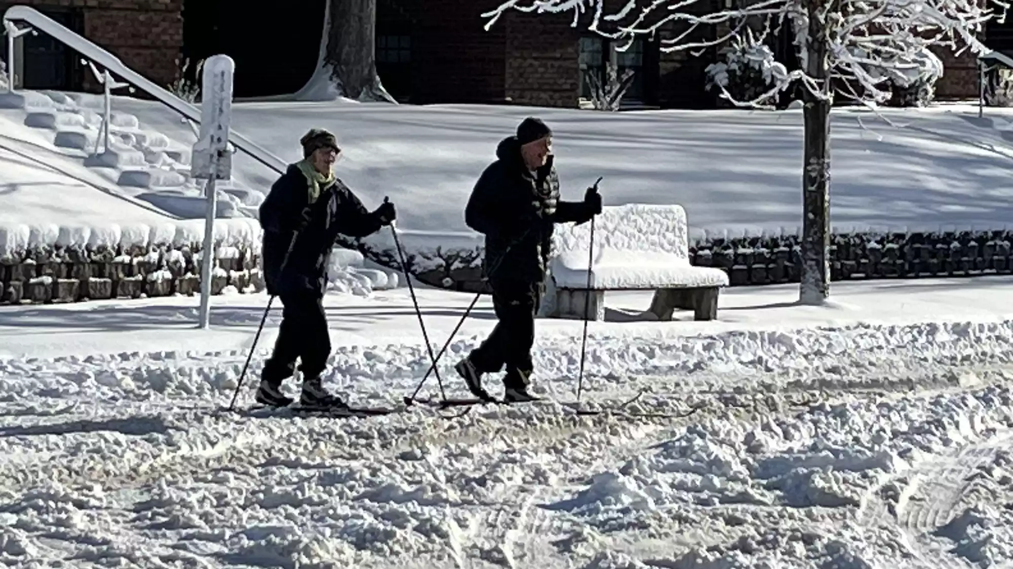 Blizzard knocks out power to tens of thousands across Minnesota | MPR News