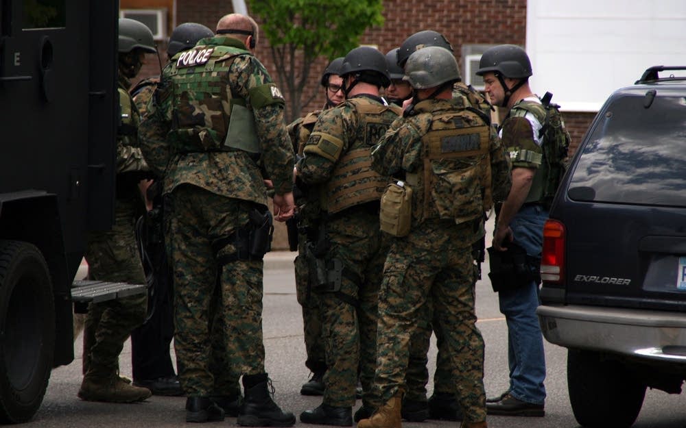 Police ID cop shooting suspects, say both had criminal records ...