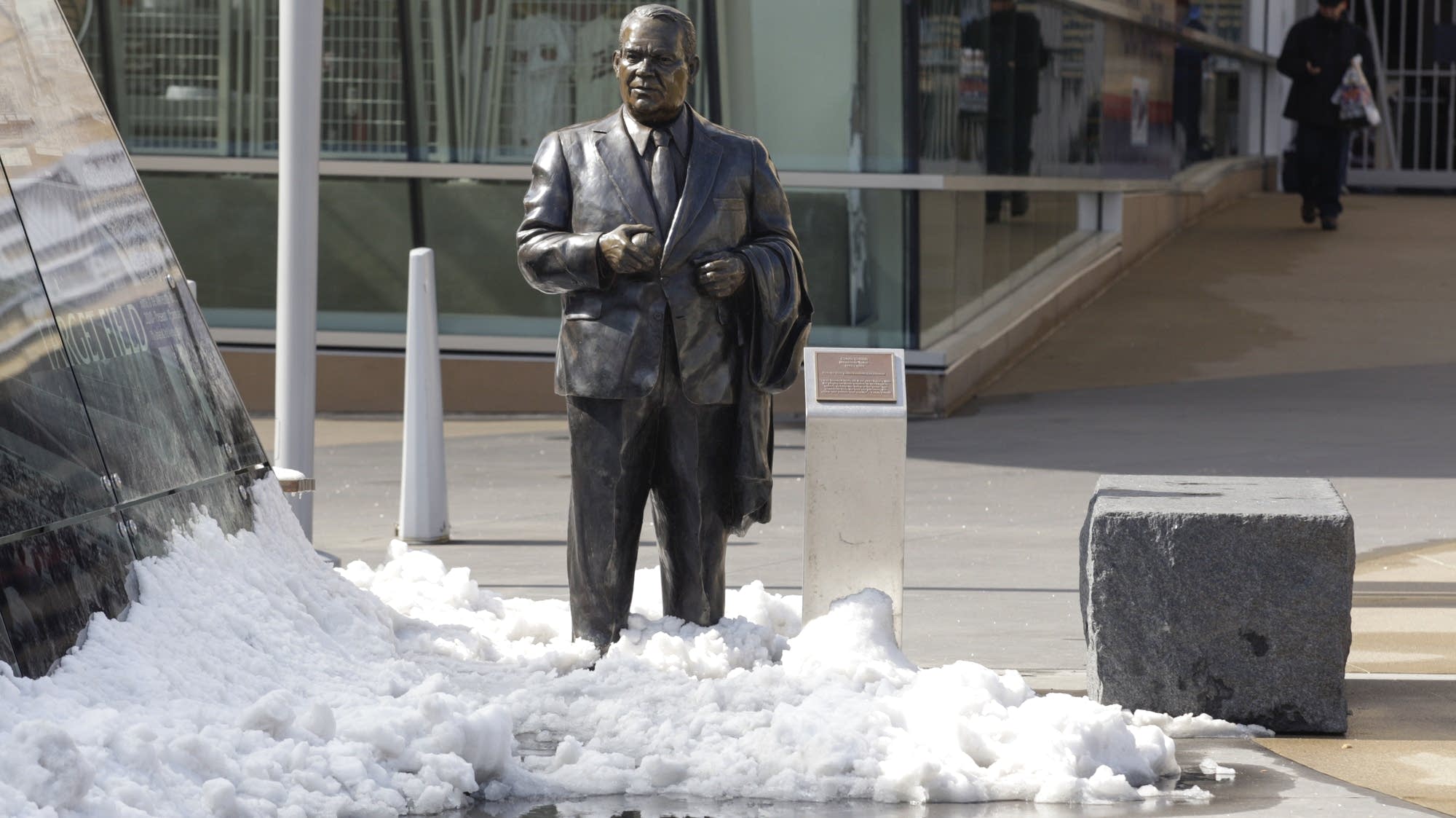 Twins remove Calvin Griffith statue from Target Field over racist ...