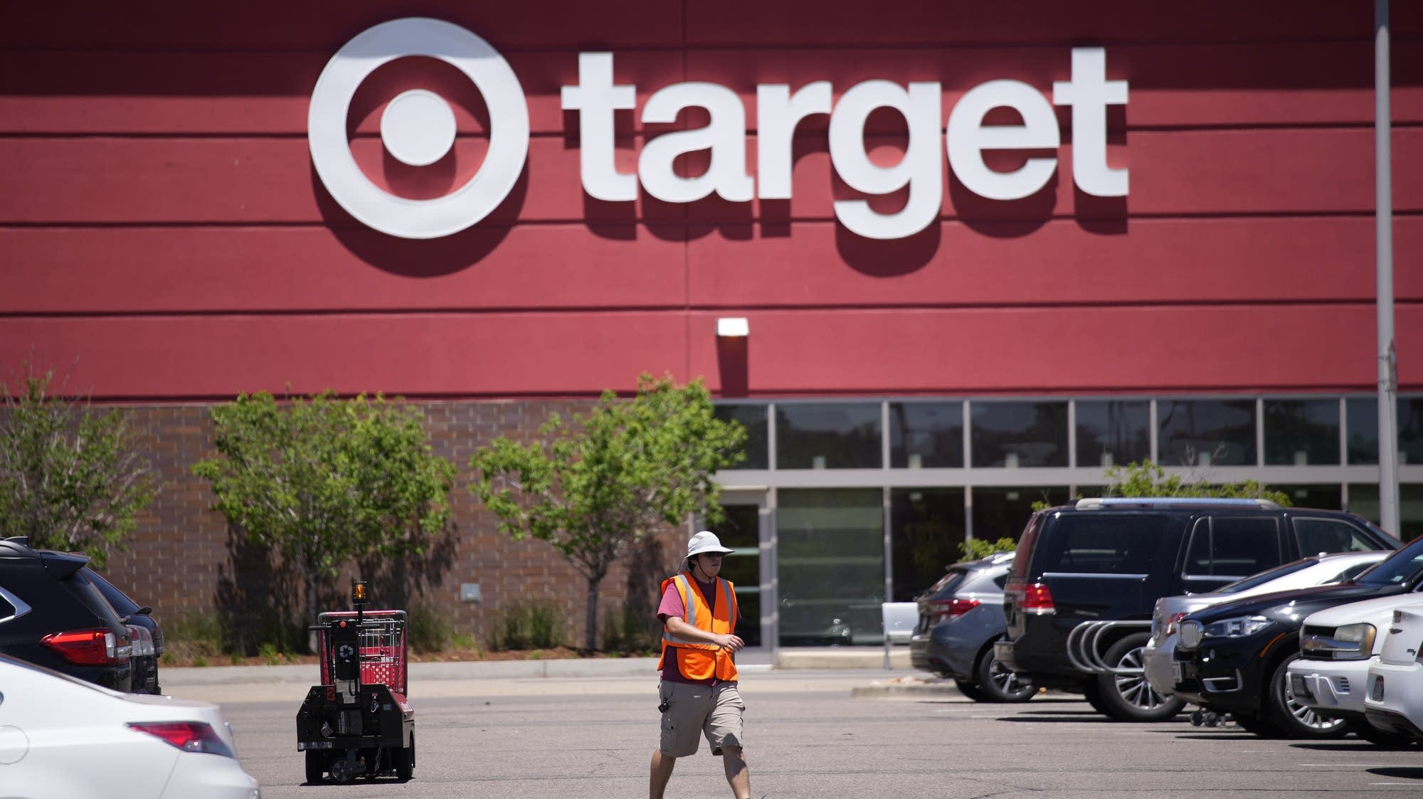 Target drops mandatory CEO retirement age, Cornell to stay | MPR News