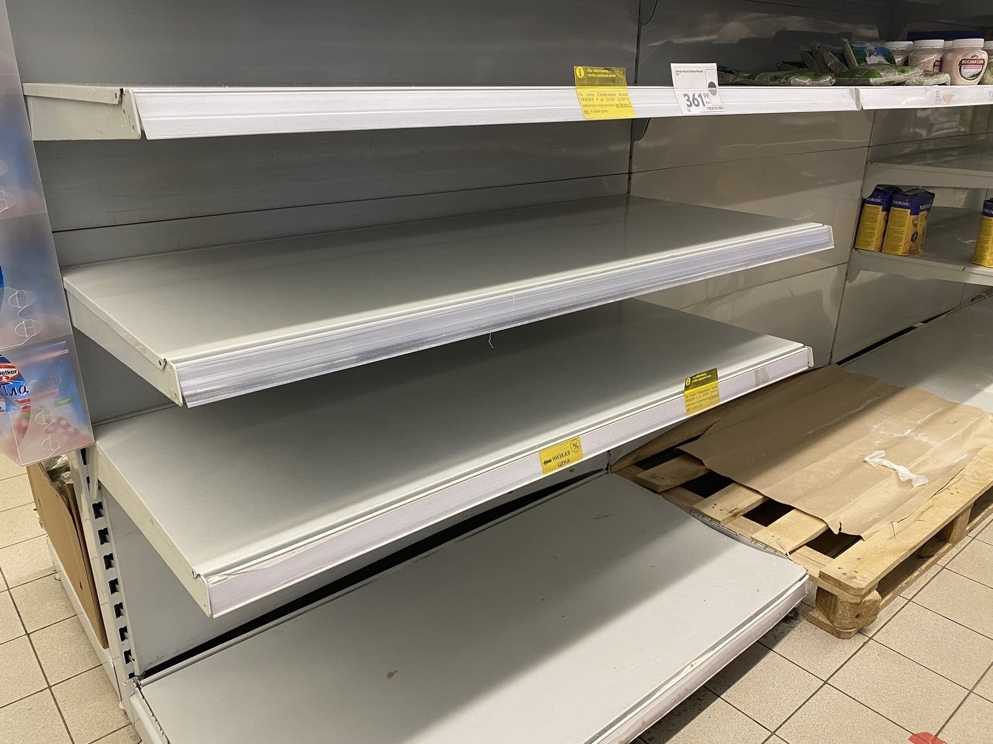 Empty shelves abound in Moscow stores as Kremlin insists “enough for ...