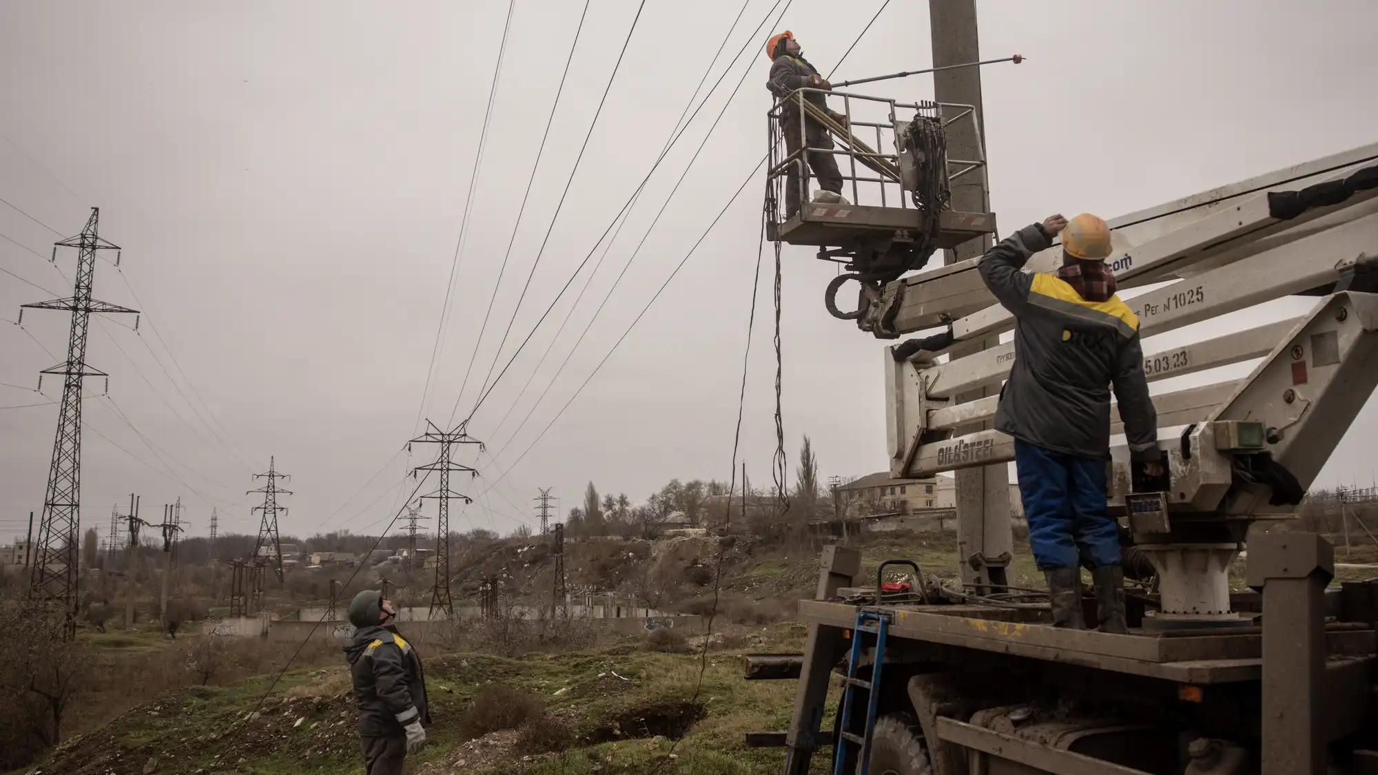 Russia targets Ukraine's electric grid to make civilians suffer ...