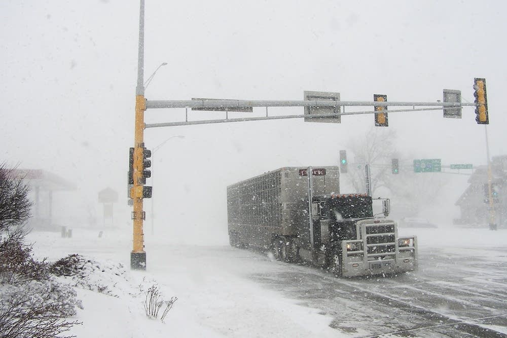 Roads reopen in SW Minnesota as blizzard subsides | MPR News