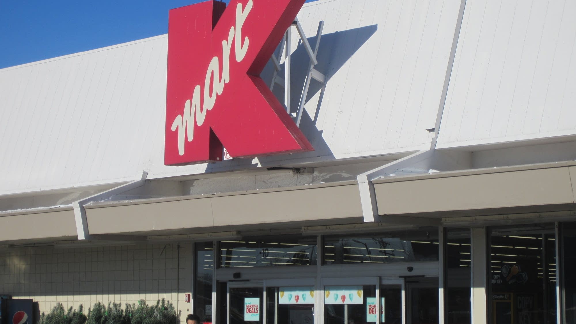 Minneapolis City Council OKs deal to close Minnesota's last Kmart | MPR ...