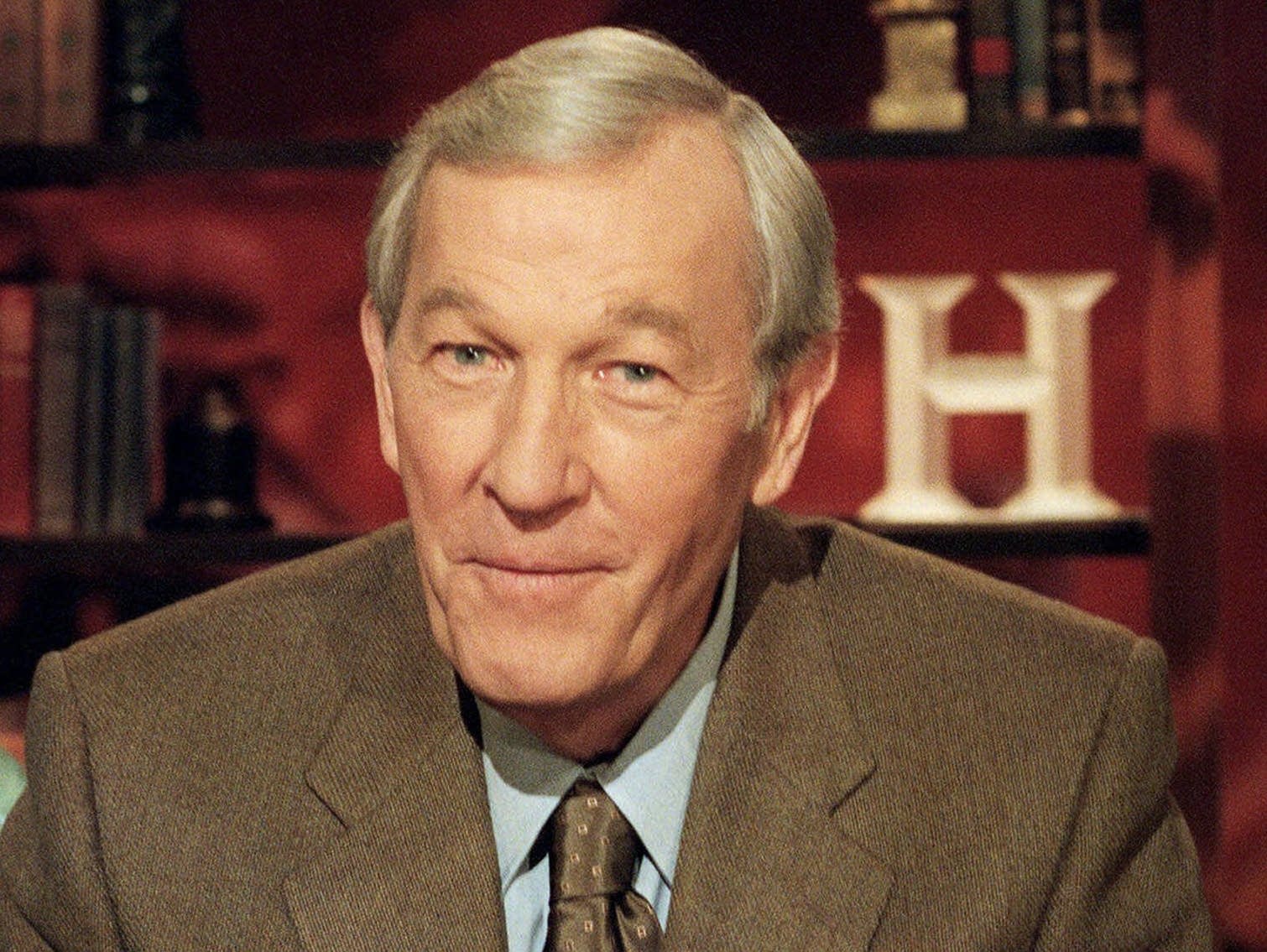 Roger Mudd, longtime network TV newsman, dies at 93 | MPR News