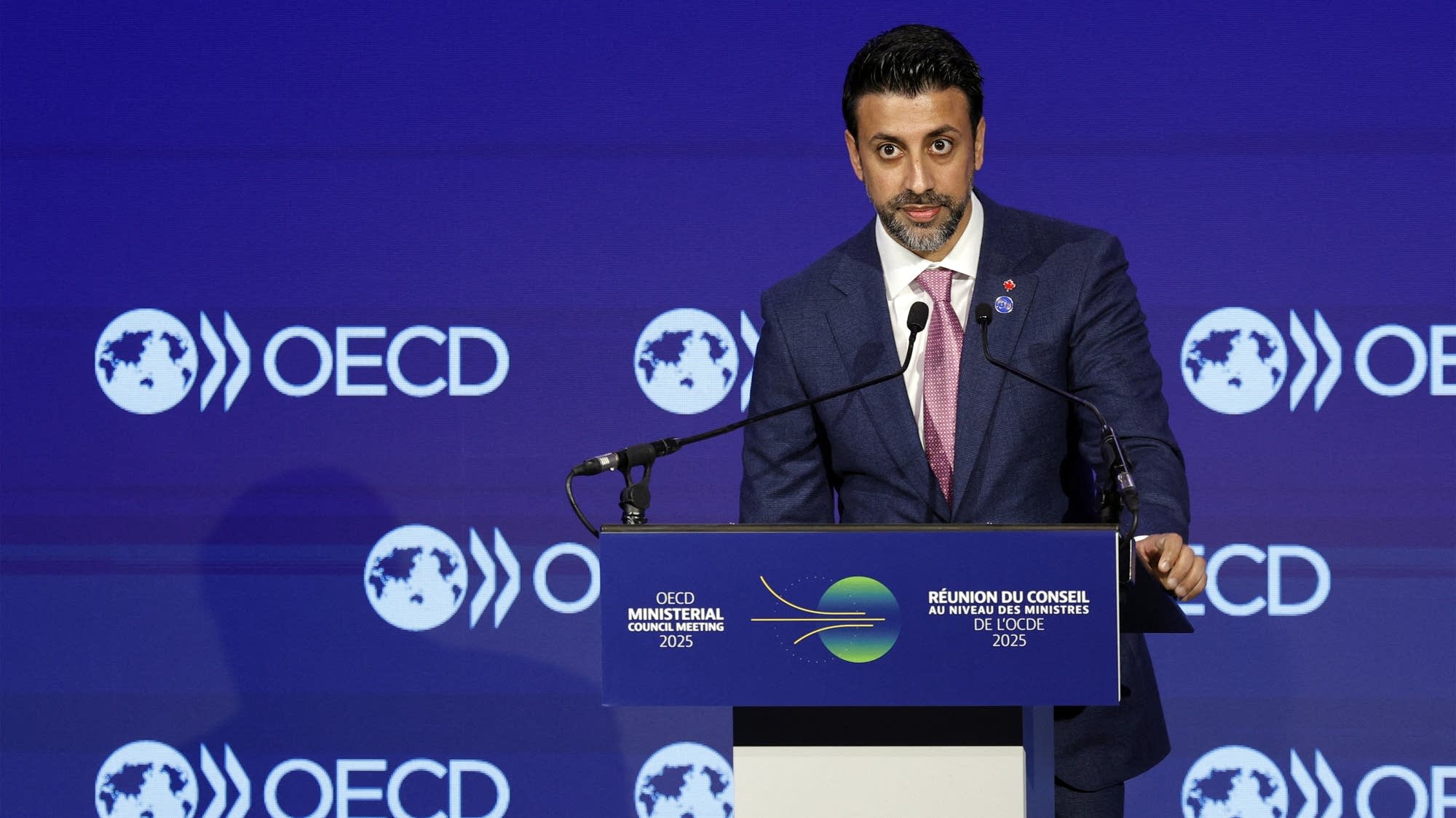 Global growth set for decline, as ballooning government debts take hold