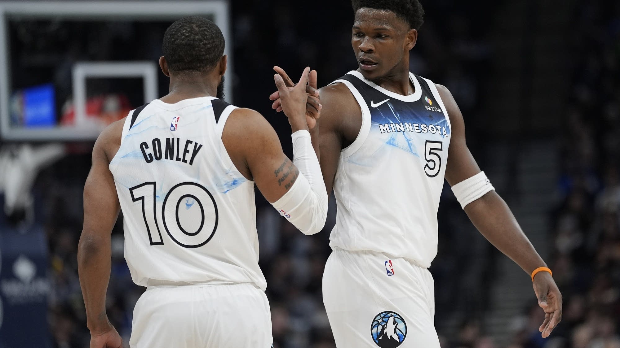 Minnesota Timberwolves fend off depleted Atlanta Hawks 100-92 | MPR News