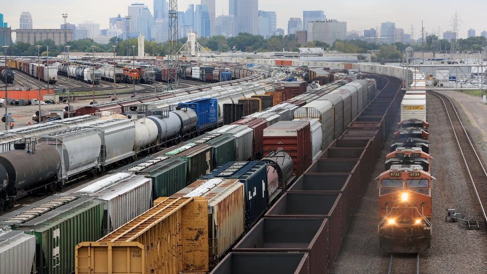 Mystery trains: Crews, communities in the dark on chemical cargo | MPR News