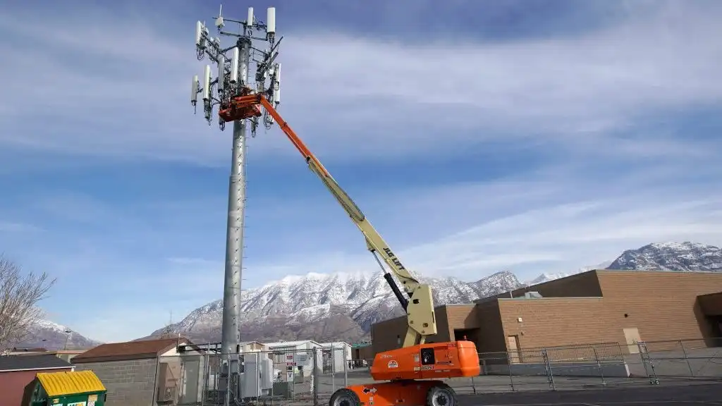 The fix for bad cellular service? More cellphone towers. - Marketplace