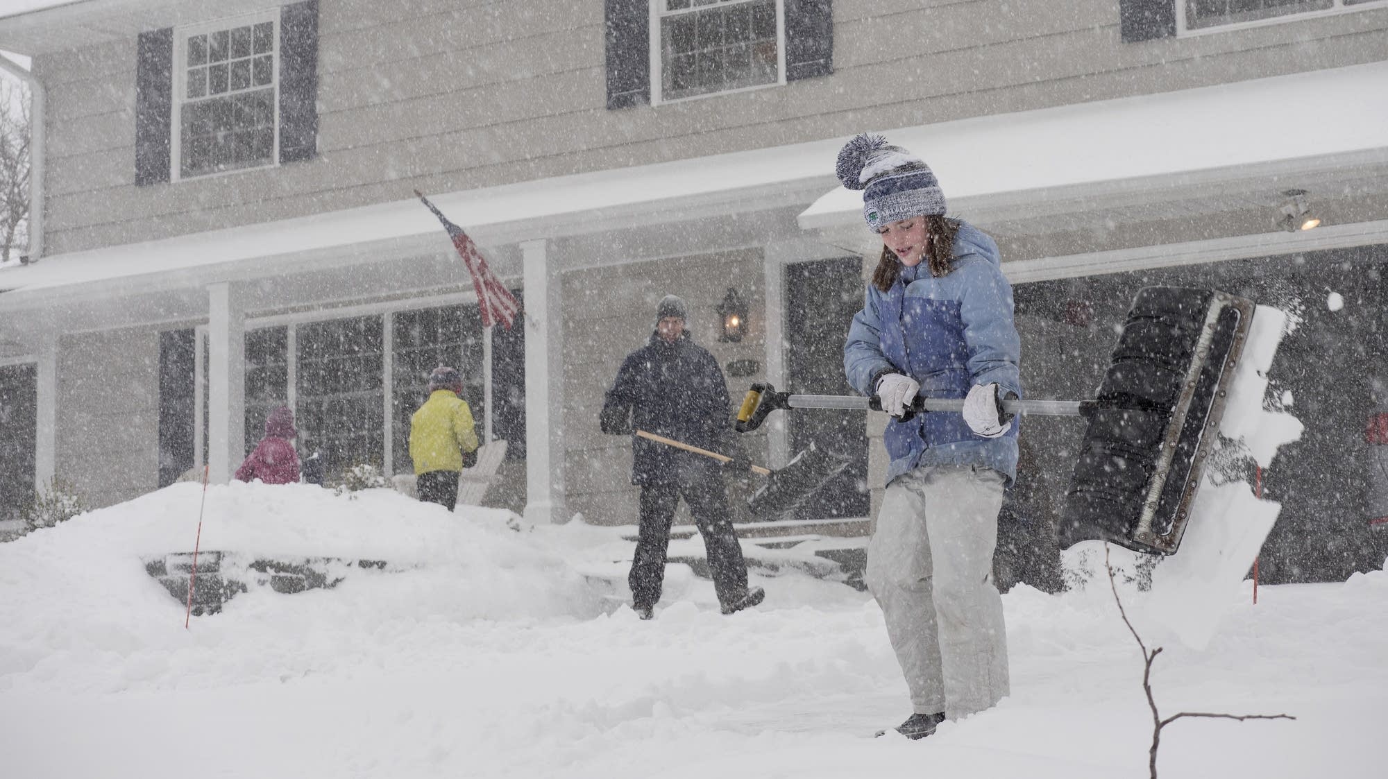 Photos: (Fool?)Hardy Minnesotans take on April blizzard | MPR News
