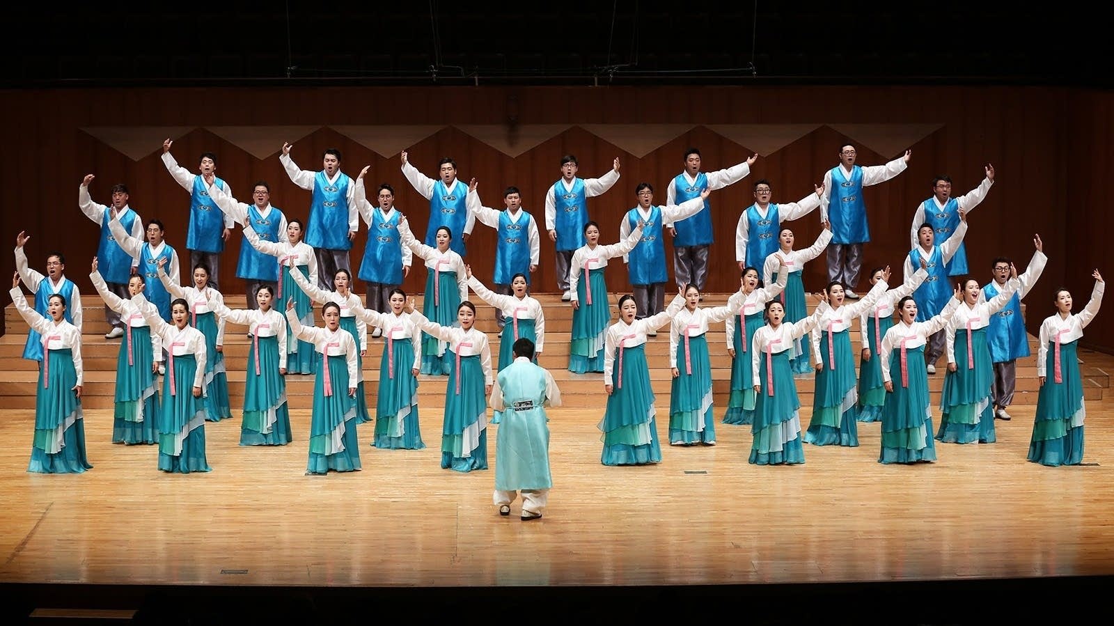 Watch this stunning performance of South Korea's Ansan City Choir at St ...