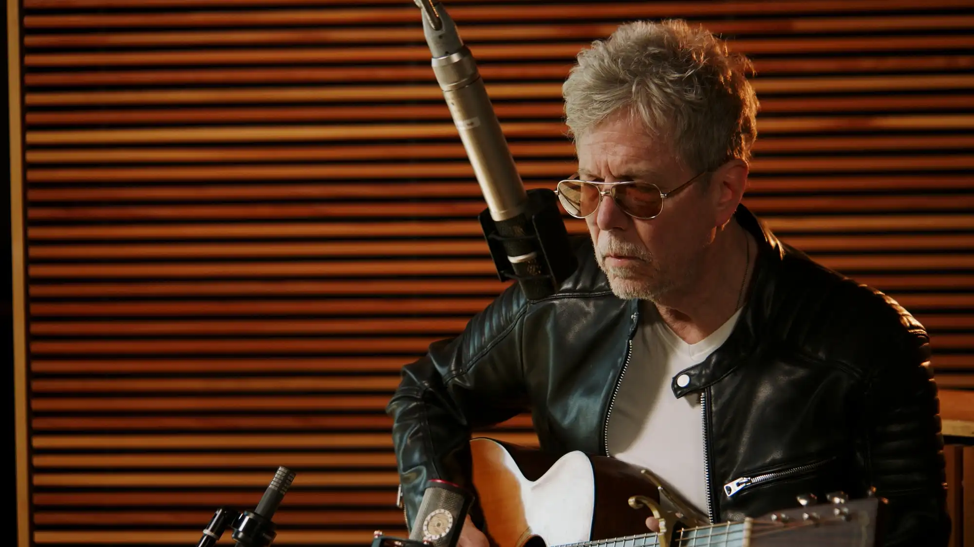Gary Louris plays songs from 'Dark Country' at The Current