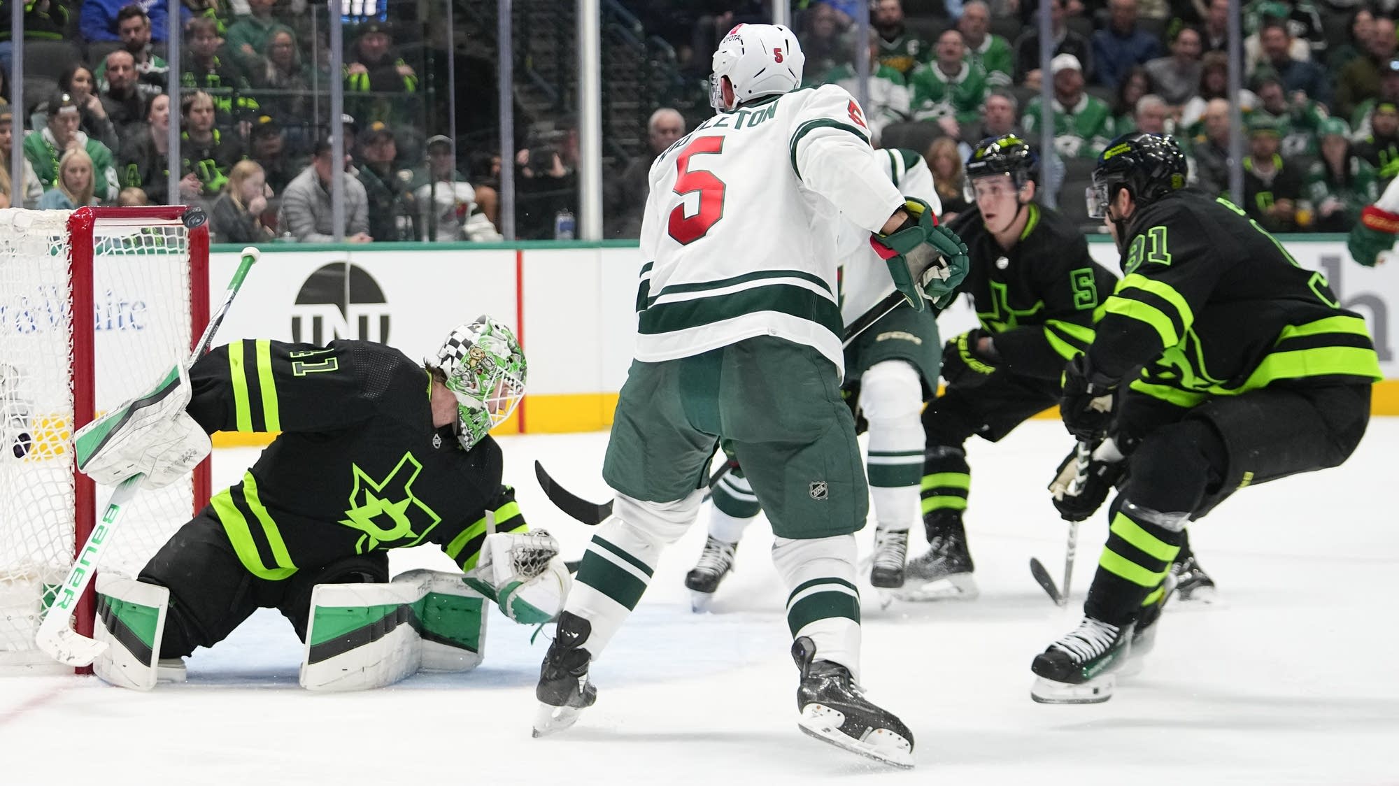 Stars rout Wild 7-2 to sweep home-and-home set and season series | MPR News