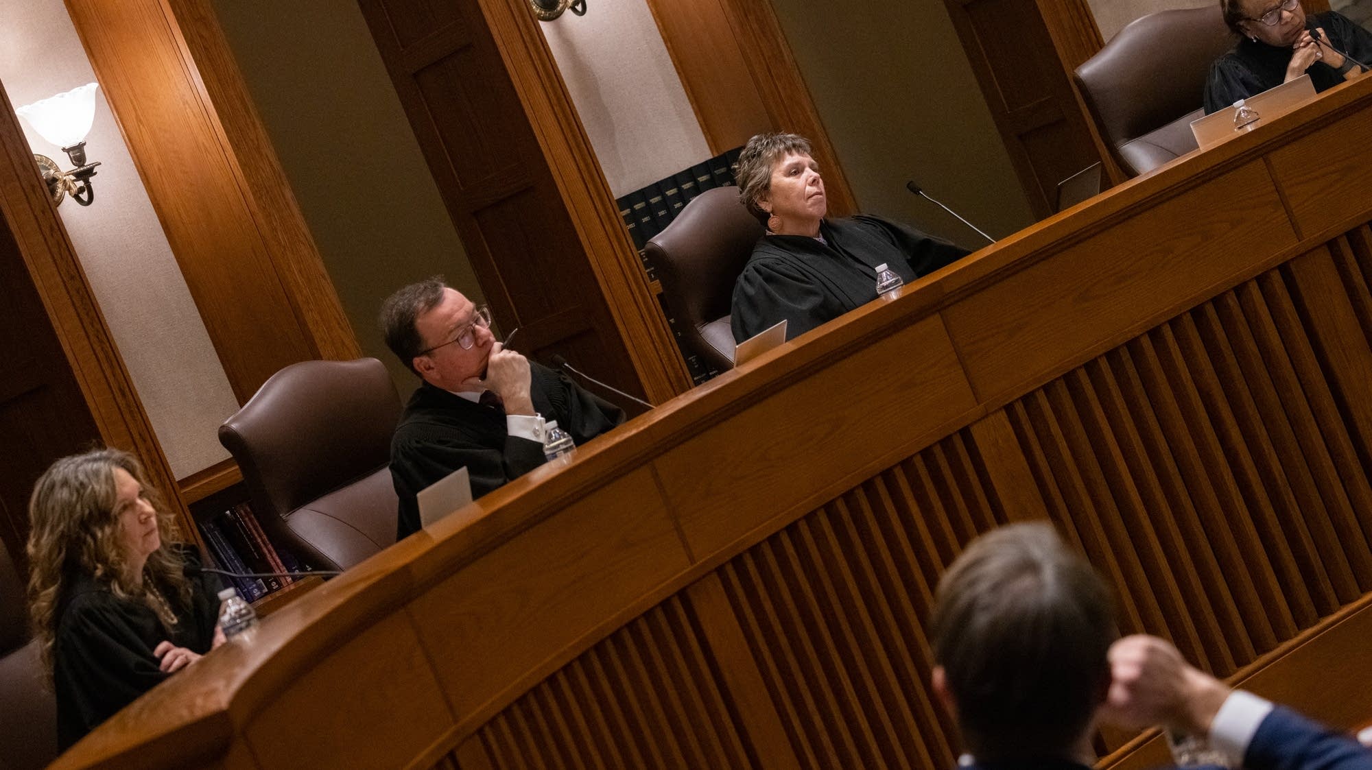 Minnesota justices tell lawmakers to work out control of ‘dysfunctional ...
