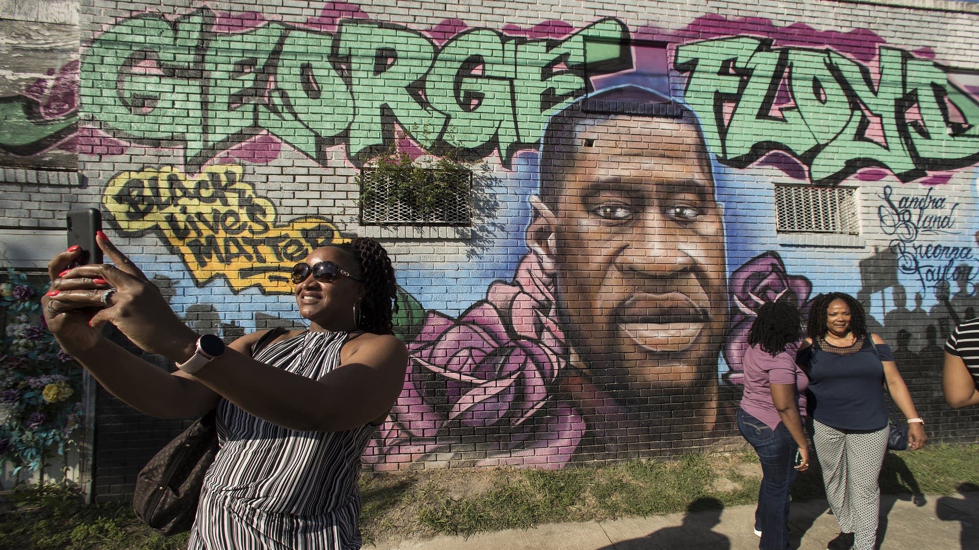 Fate of George Floyd pardon request now with Texas governor | MPR News