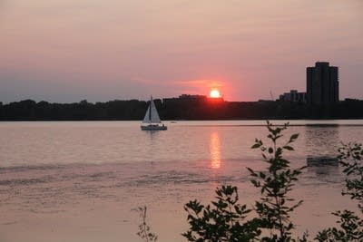 Dakota name 'Bde Maka Ska' to join signs, Lake Calhoun name remains ...