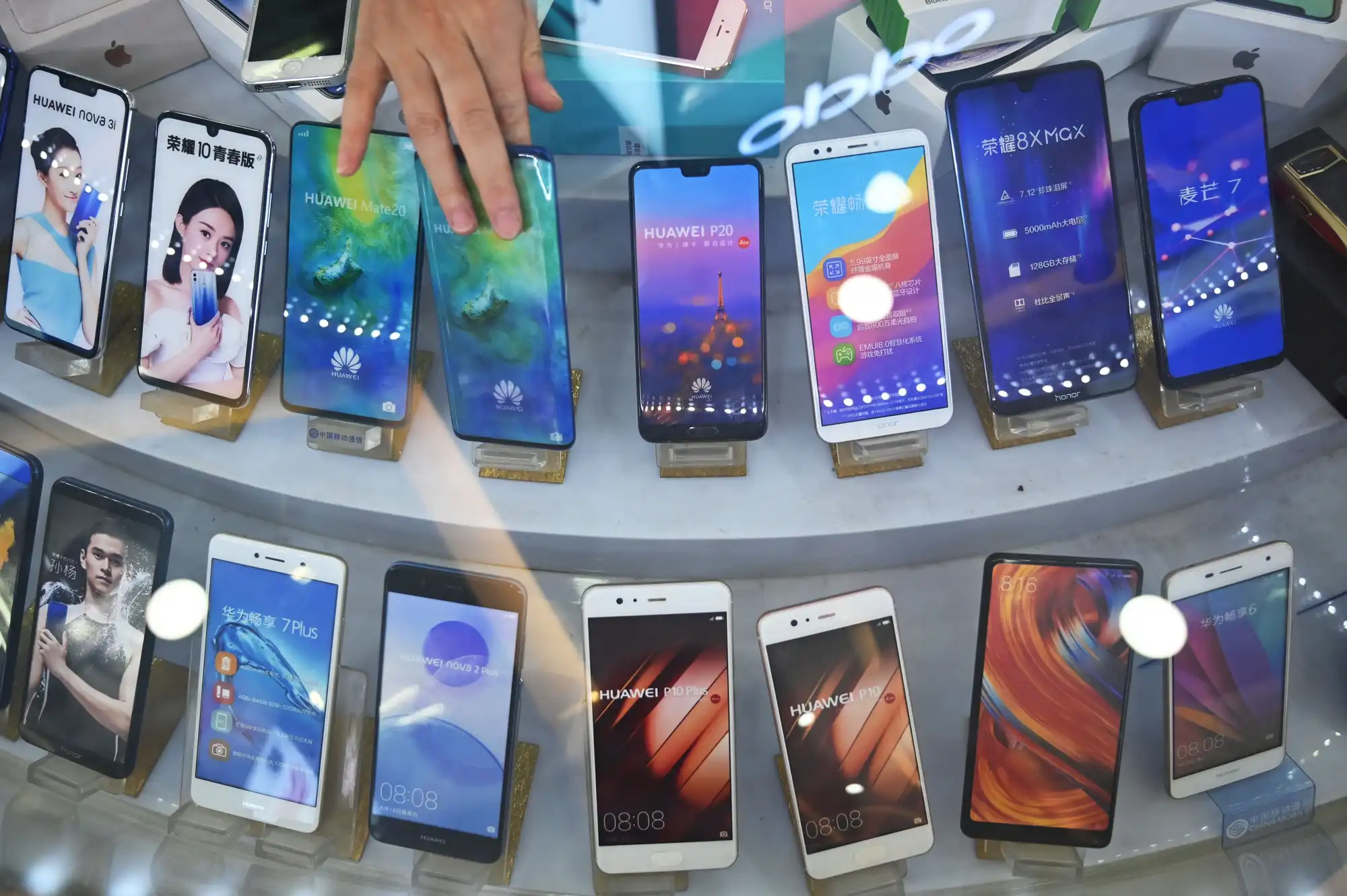 Can you tell the difference between a $1,000 smartphone and a $300 one?