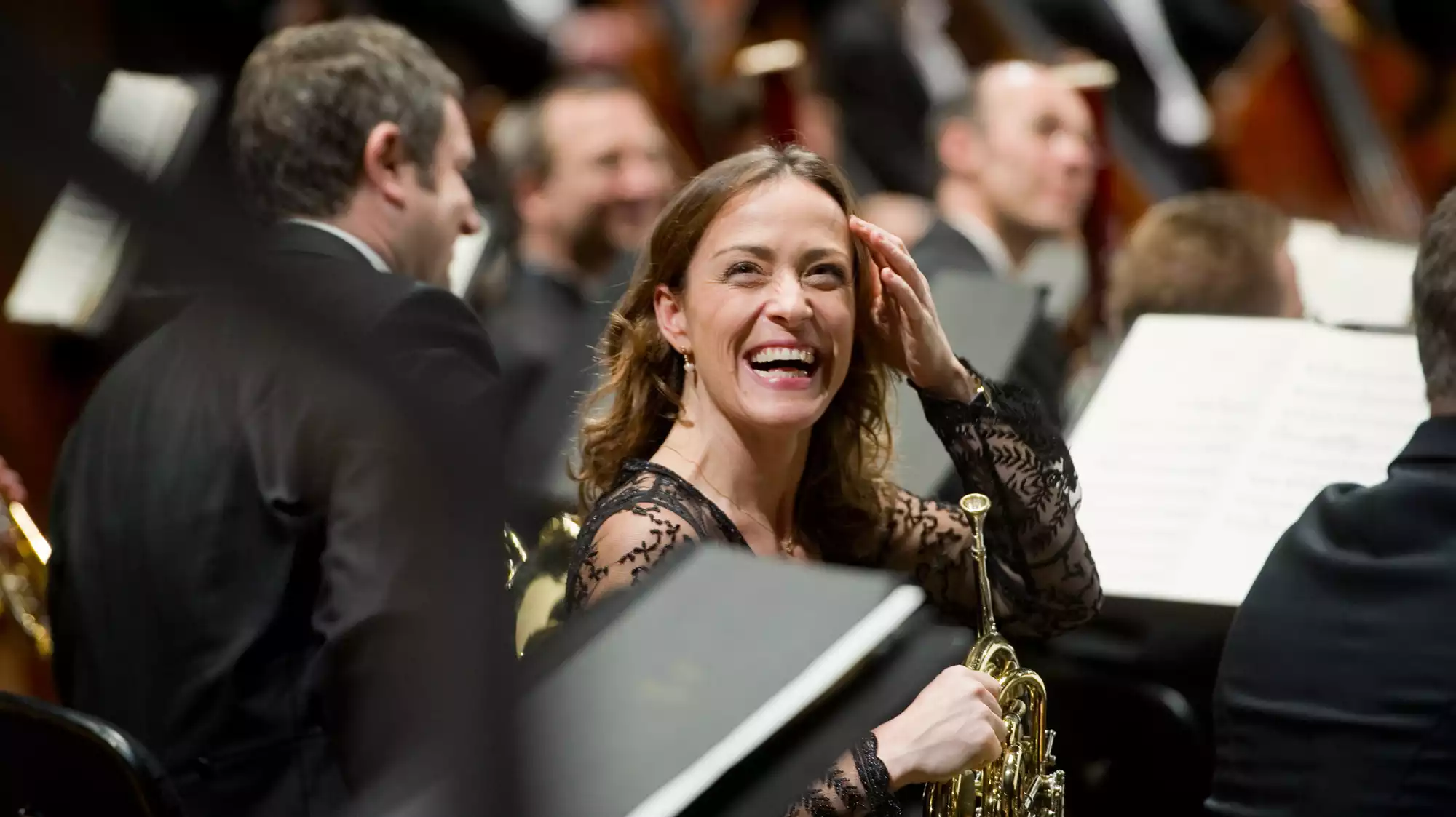 Horn player Sarah Willis learns to dance with second volume of 'Mozart y Mambo'