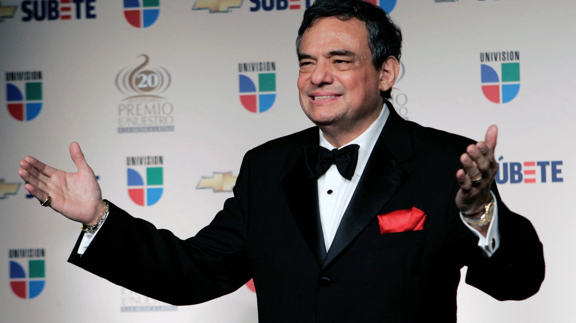 Legendary Mexican crooner José José dies from cancer | MPR News