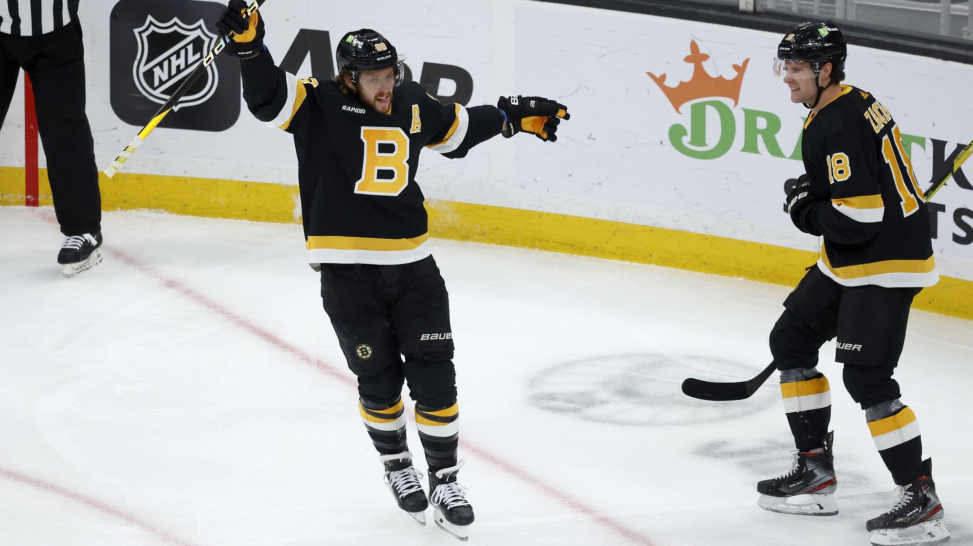 Bruins rolling, rest of NHL making final push for playoffs | MPR News