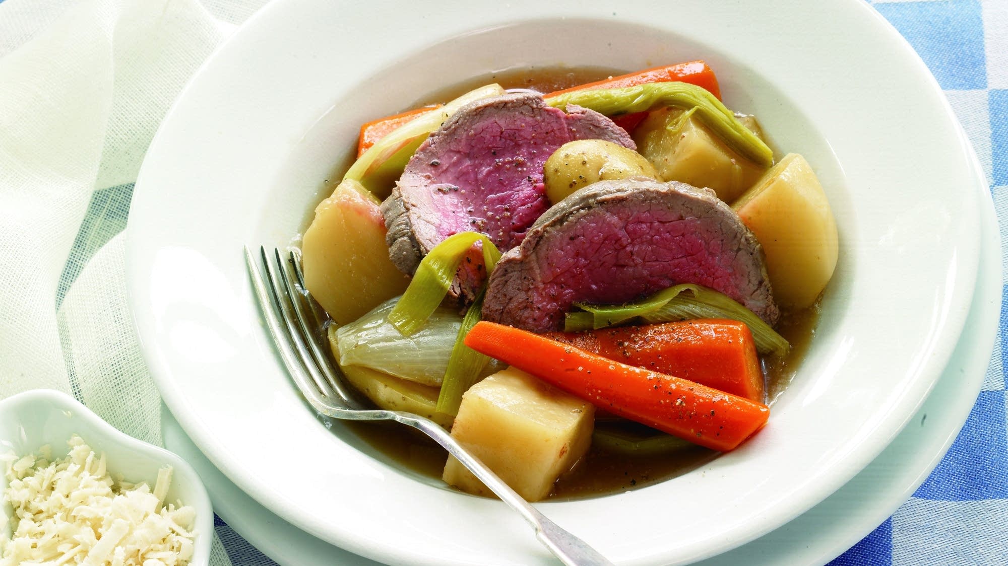 The clever cook keeps the broth for herself when poaching beef | The ...