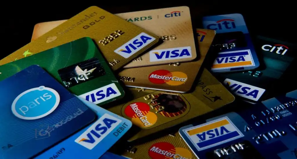 How a campus credit card signup led to $20,000 in debt - Marketplace